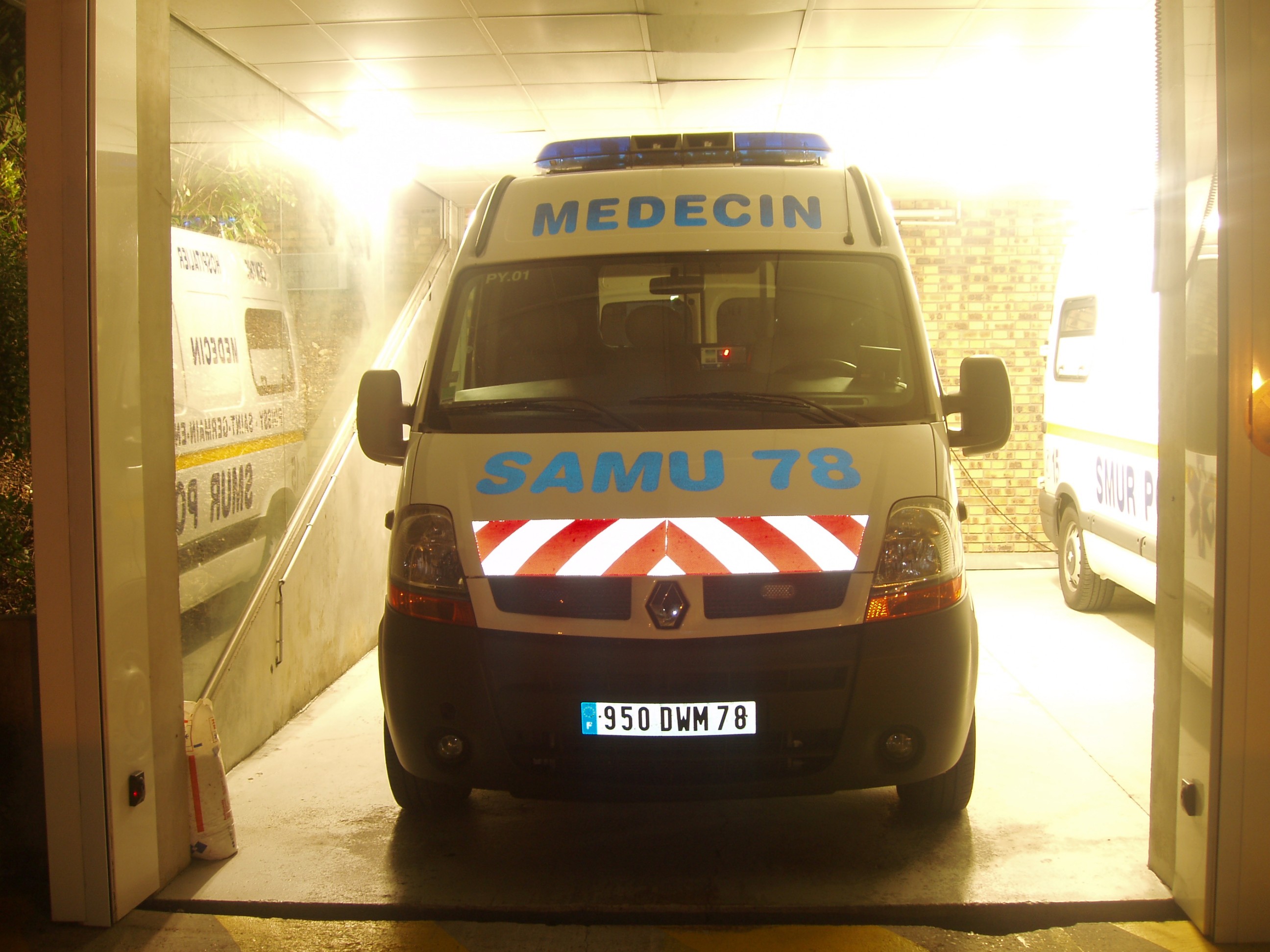 Véhicules SAMU et SMUR [réanimé] - Page 372 - Auto titre