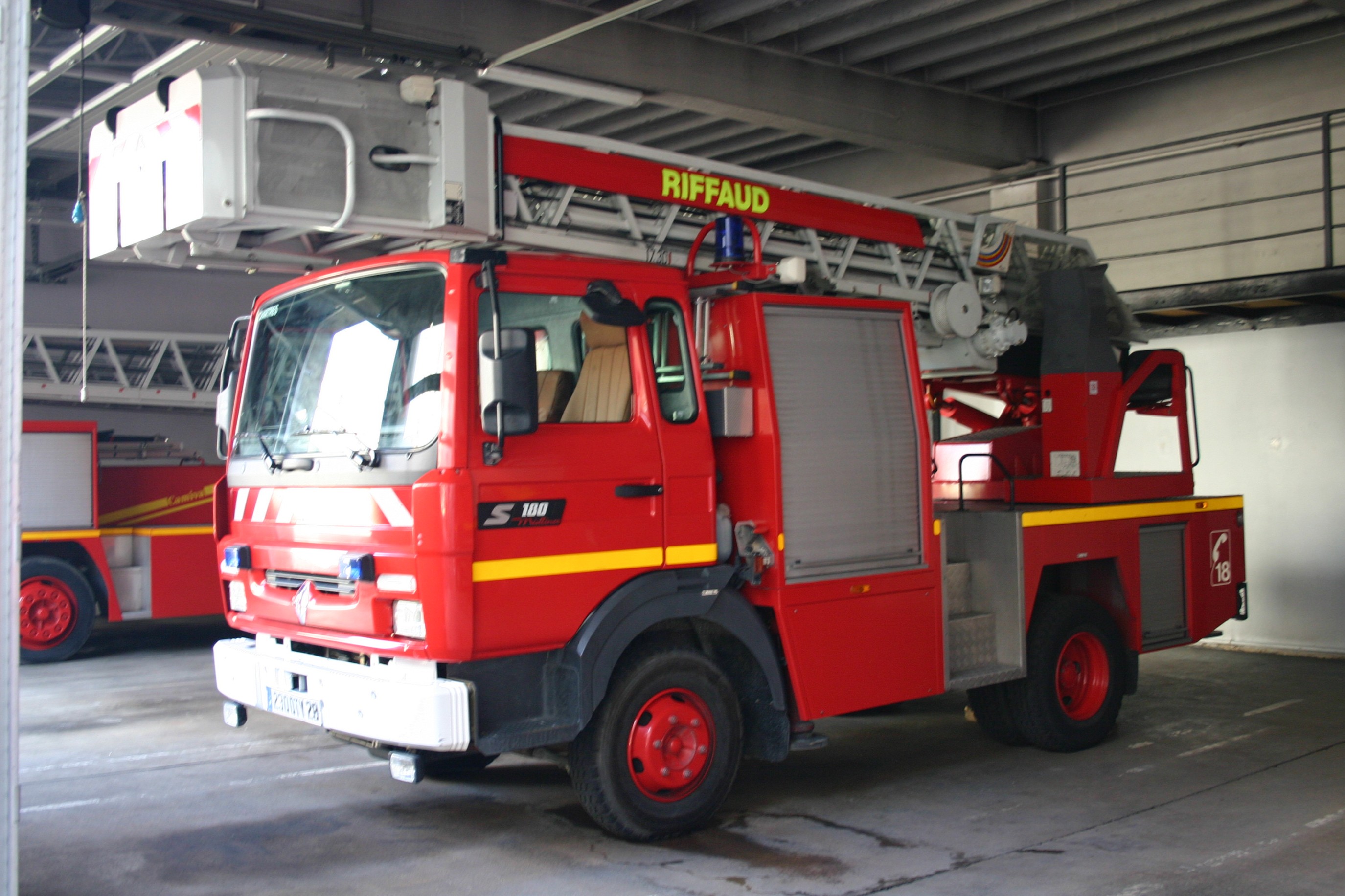 Véhicules des pompiers français - Page 471 - Auto titre