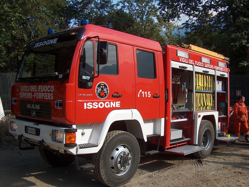Véhicules de pompiers du monde entier. - Page 40 - Auto titre