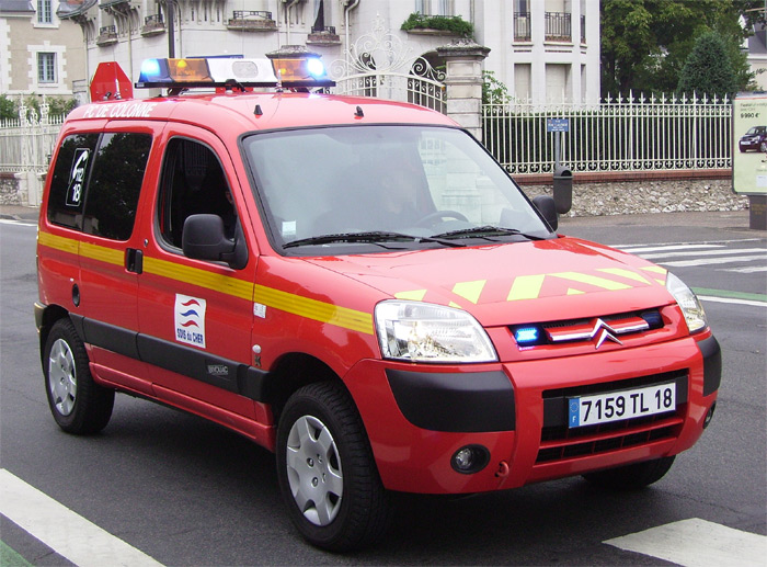 Véhicules de pompiers du monde entier. - Page 38 - Auto titre