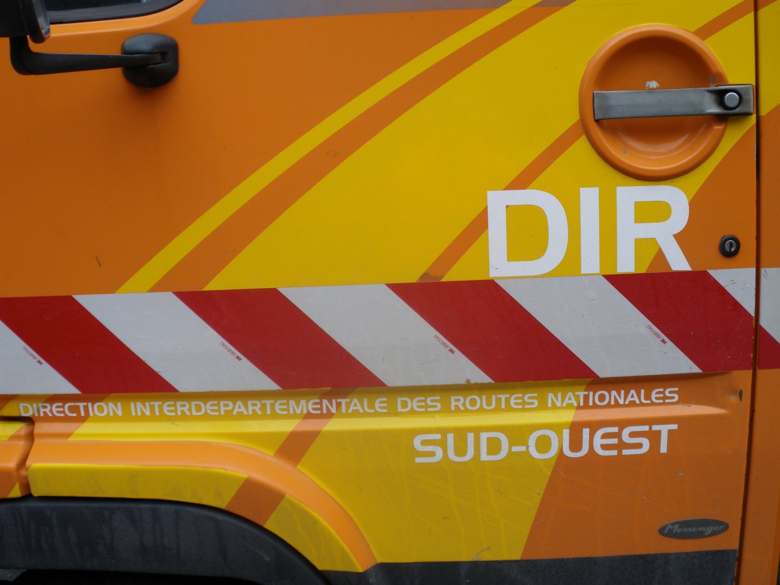 Les vehicules d'autoroute de la DDE et de la DIR - Page 36 - Auto titre