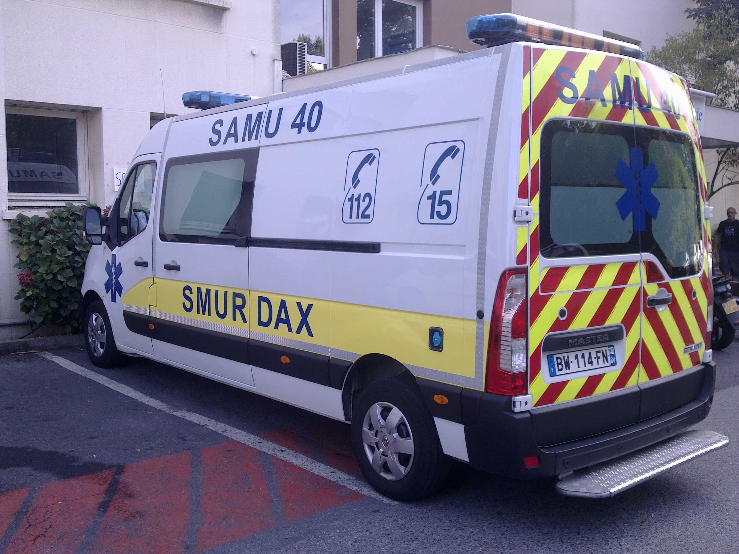 Véhicules SAMU et SMUR [réanimé] - Page 675 - Auto titre