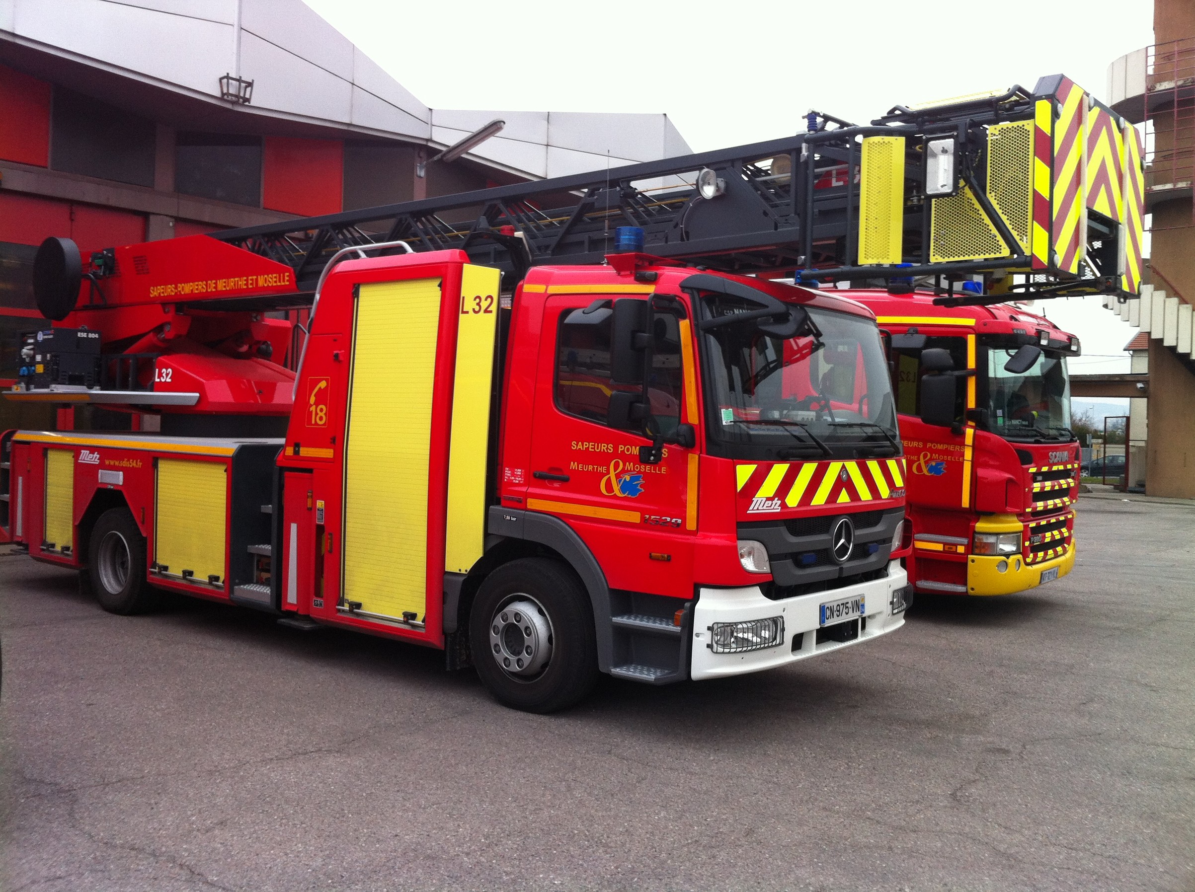 Véhicules des pompiers français - Page 1381 - Auto titre