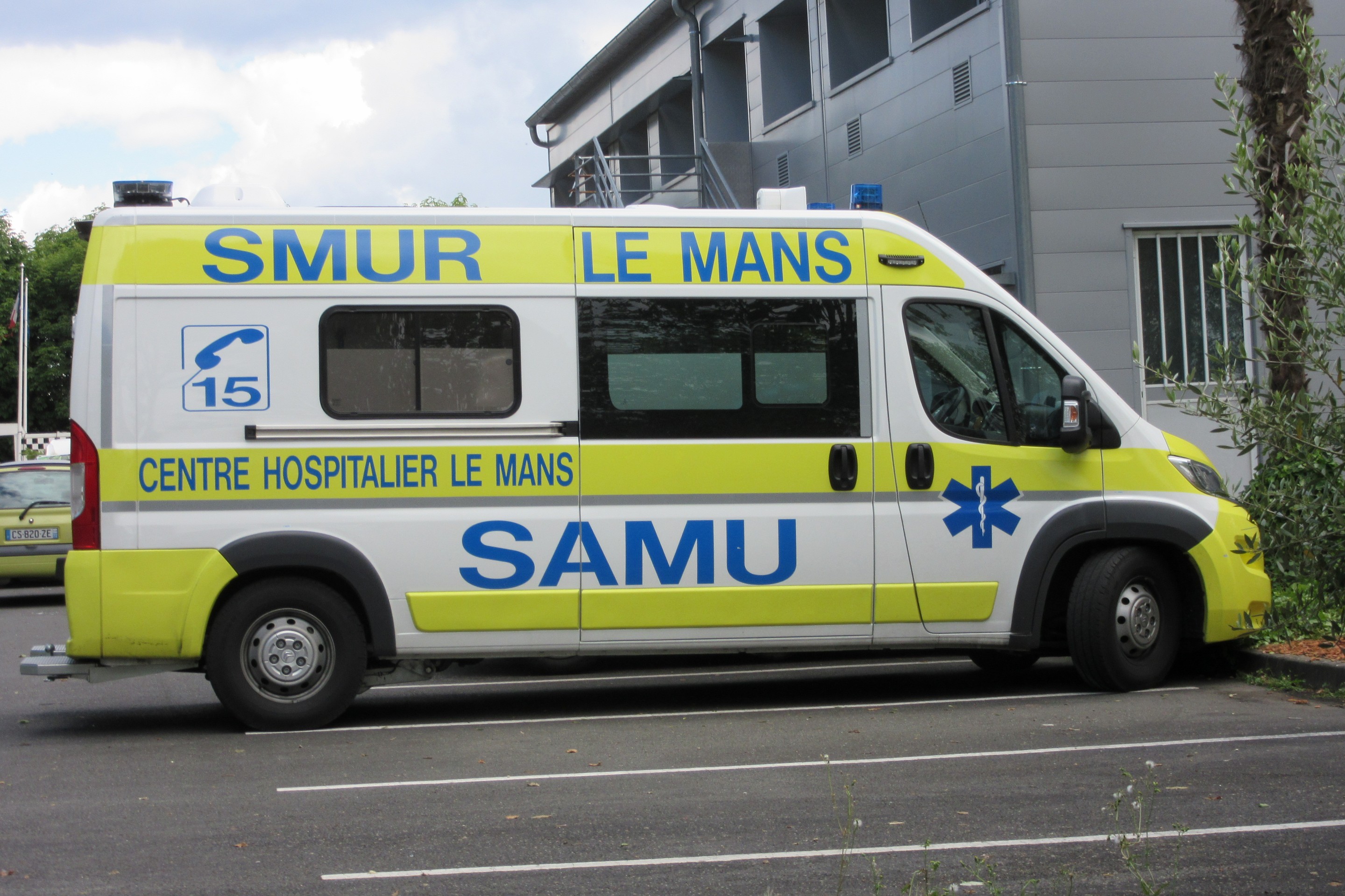 Véhicules SAMU et SMUR [réanimé] - Page 877 - Auto titre