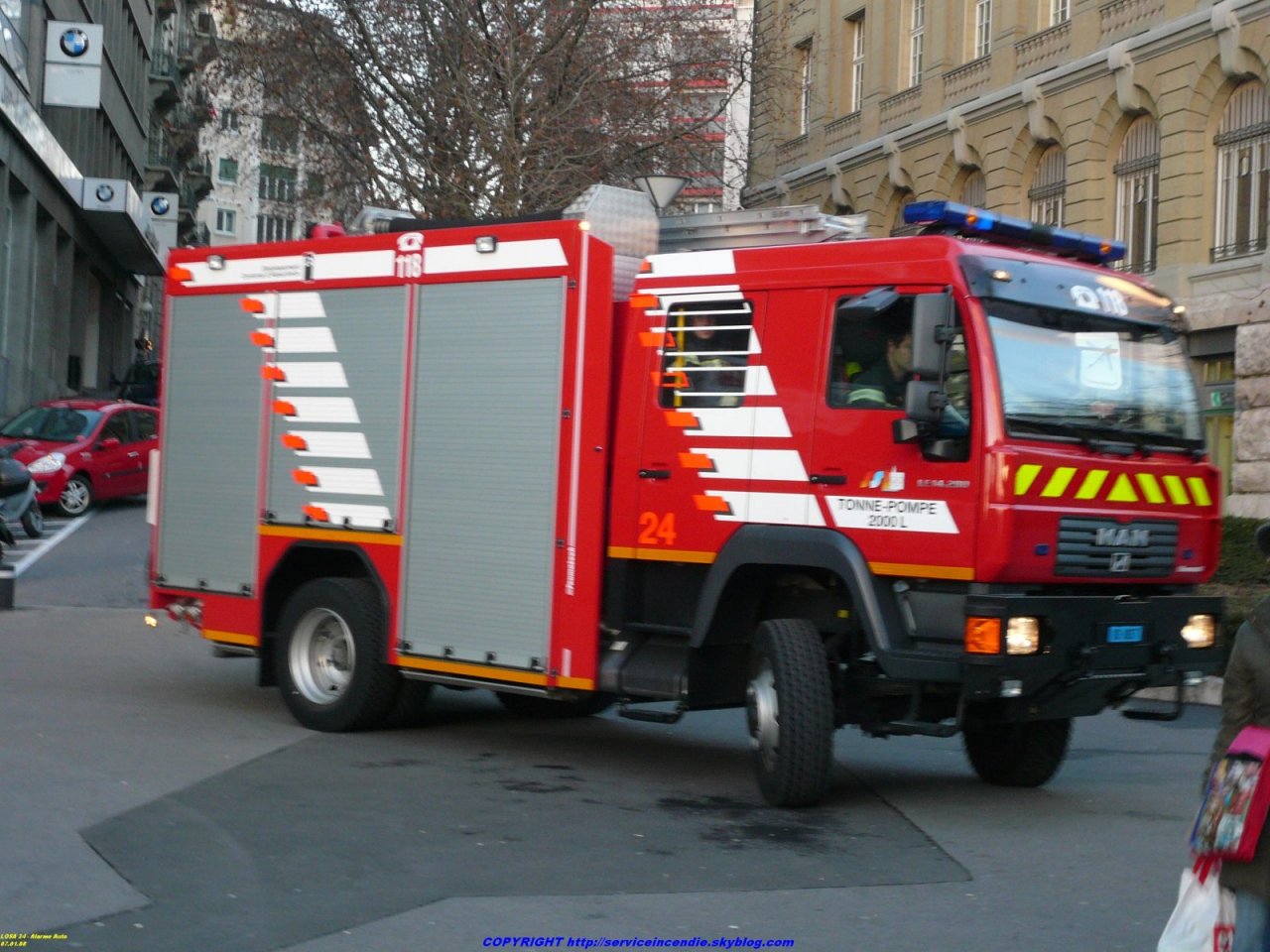 Véhicules de pompiers du monde entier. - Page 83 - Auto titre