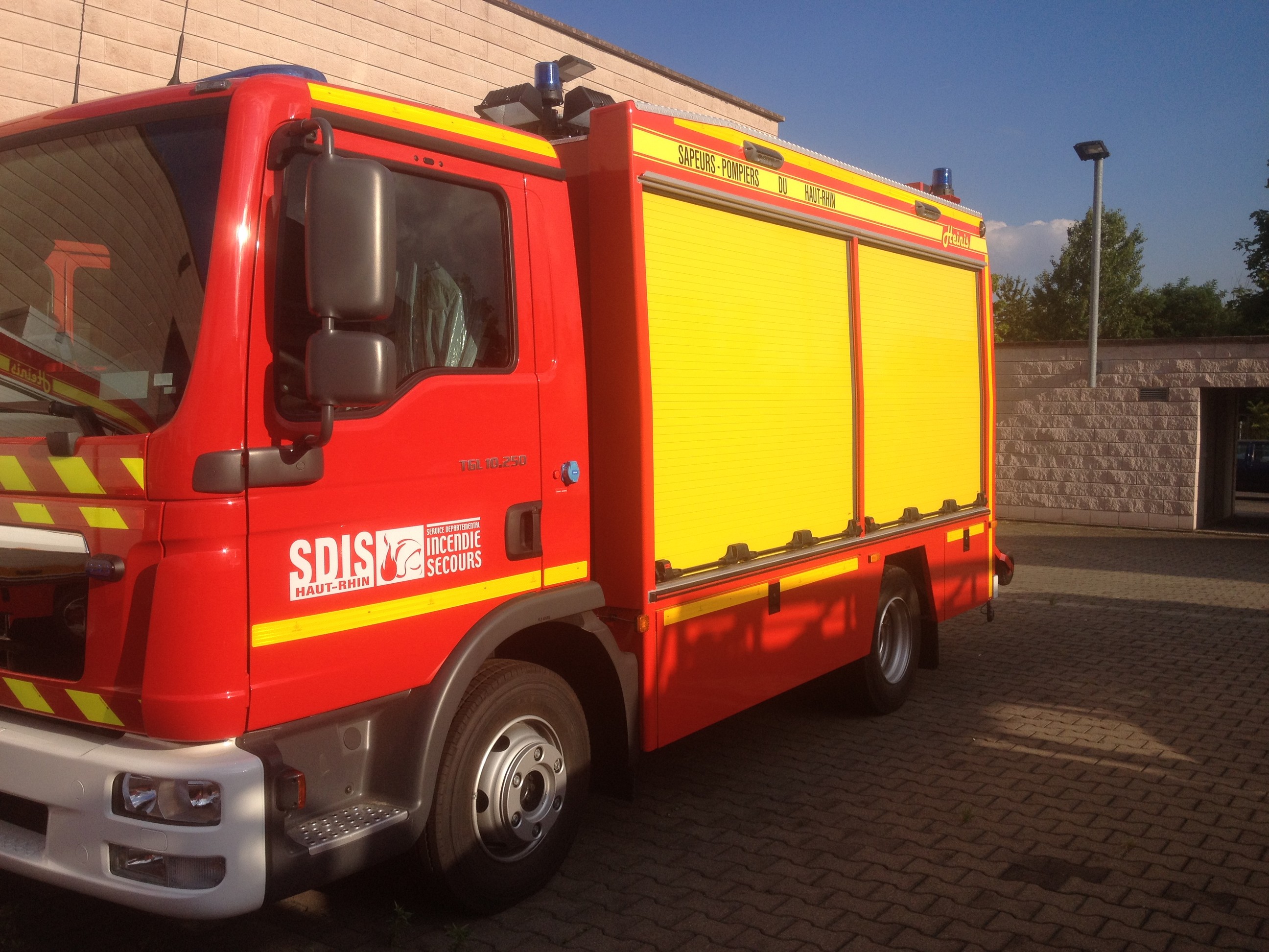 Véhicules des pompiers français - Page 1587 - Auto titre