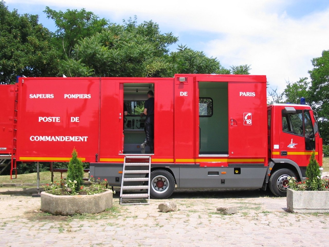 Véhicules de pompiers du monde entier. - Page 51 - Auto titre