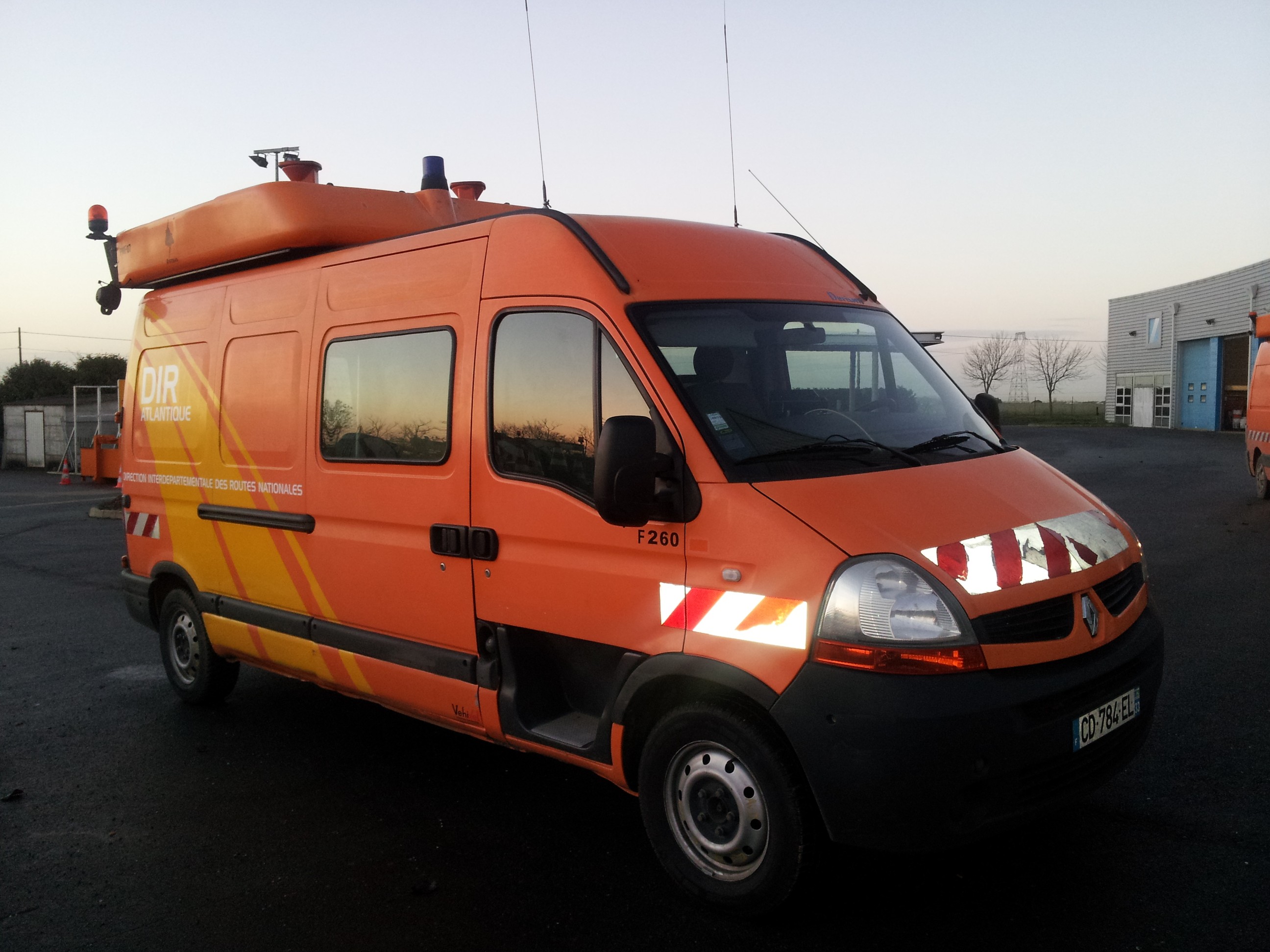 Les vehicules d'autoroute de la DDE et de la DIR - Page 197 - Auto titre