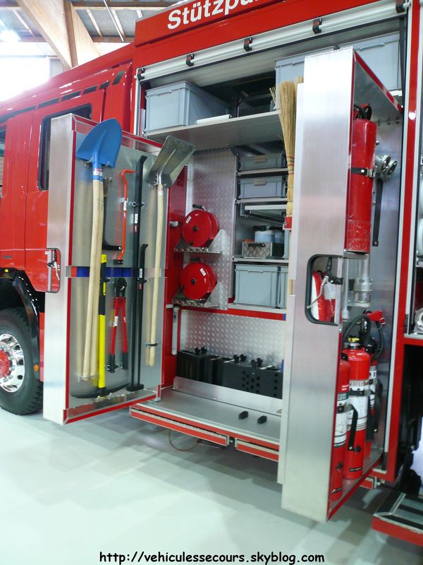 Véhicules de pompiers du monde entier. - Page 95 - Auto titre