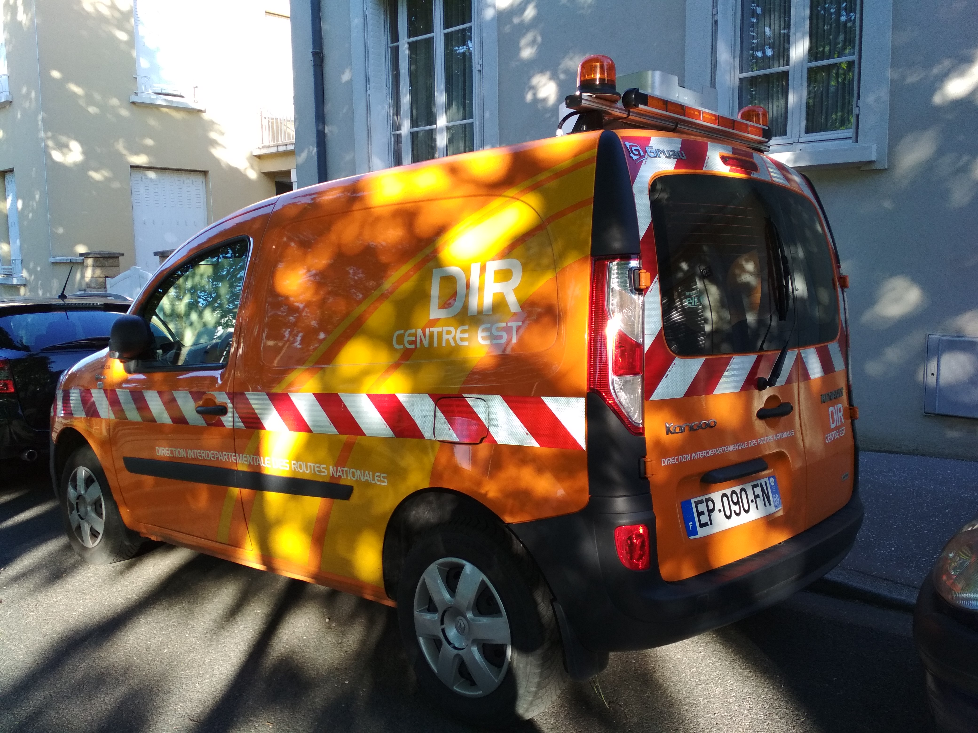 Les vehicules d'autoroute de la DDE et de la DIR - Page 295 - Auto titre