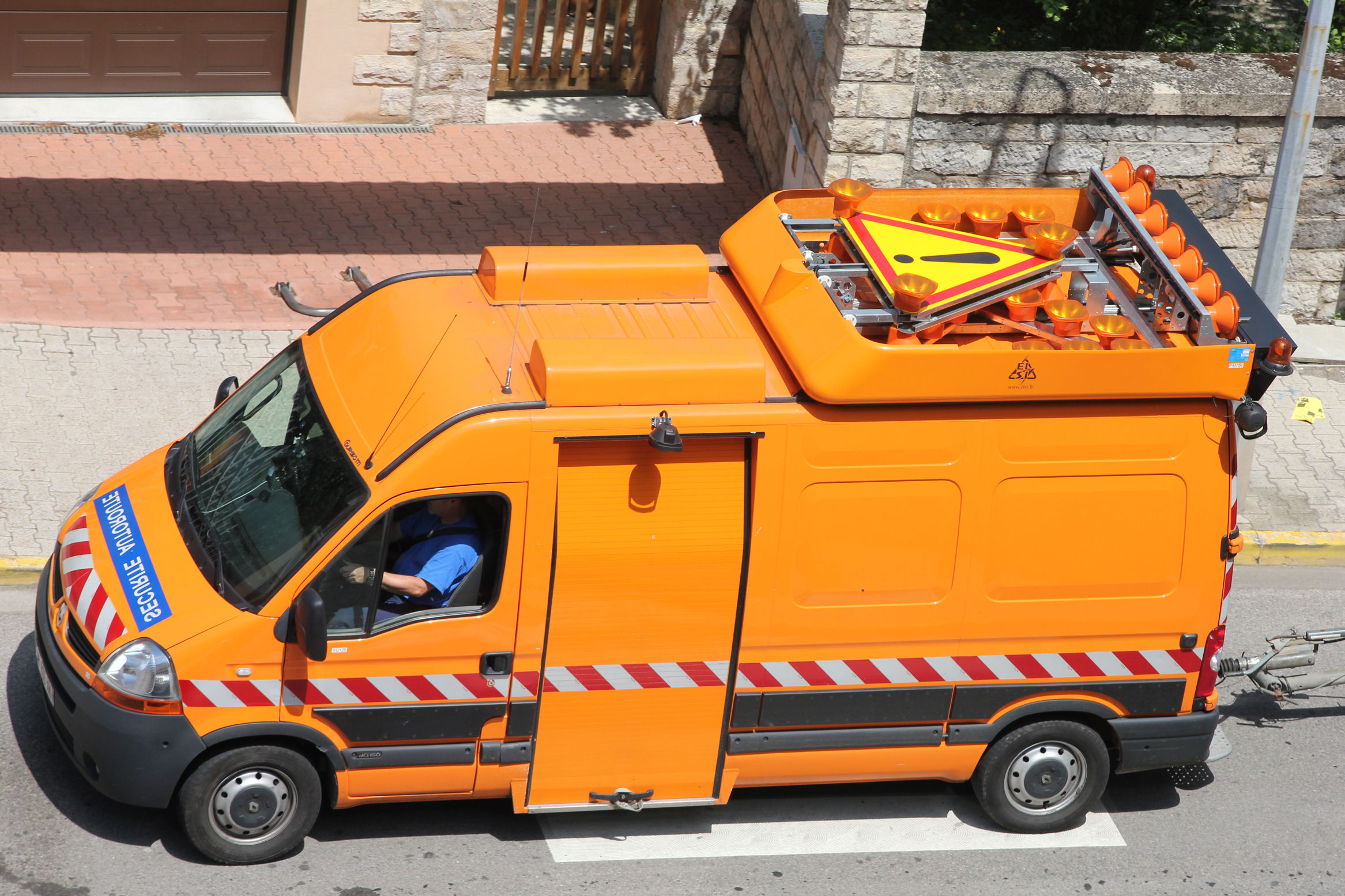 Les vehicules d'autoroute de la DDE et de la DIR - Page 183 - Auto titre