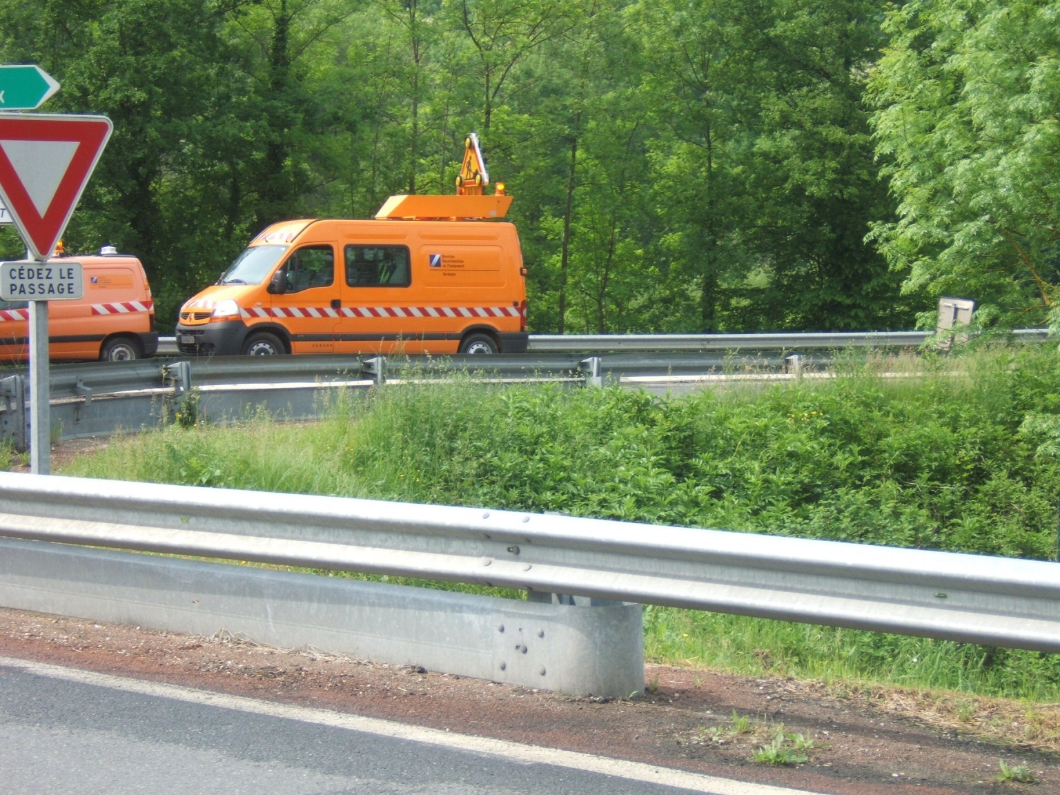 Les vehicules d'autoroute de la DDE et de la DIR - Page 83 - Auto titre