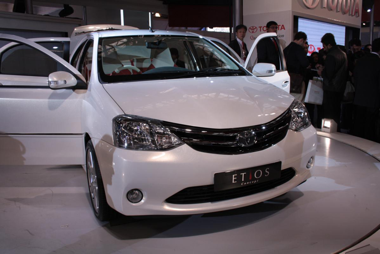 Toyota Etios la Logan de Toyota - Auto titre