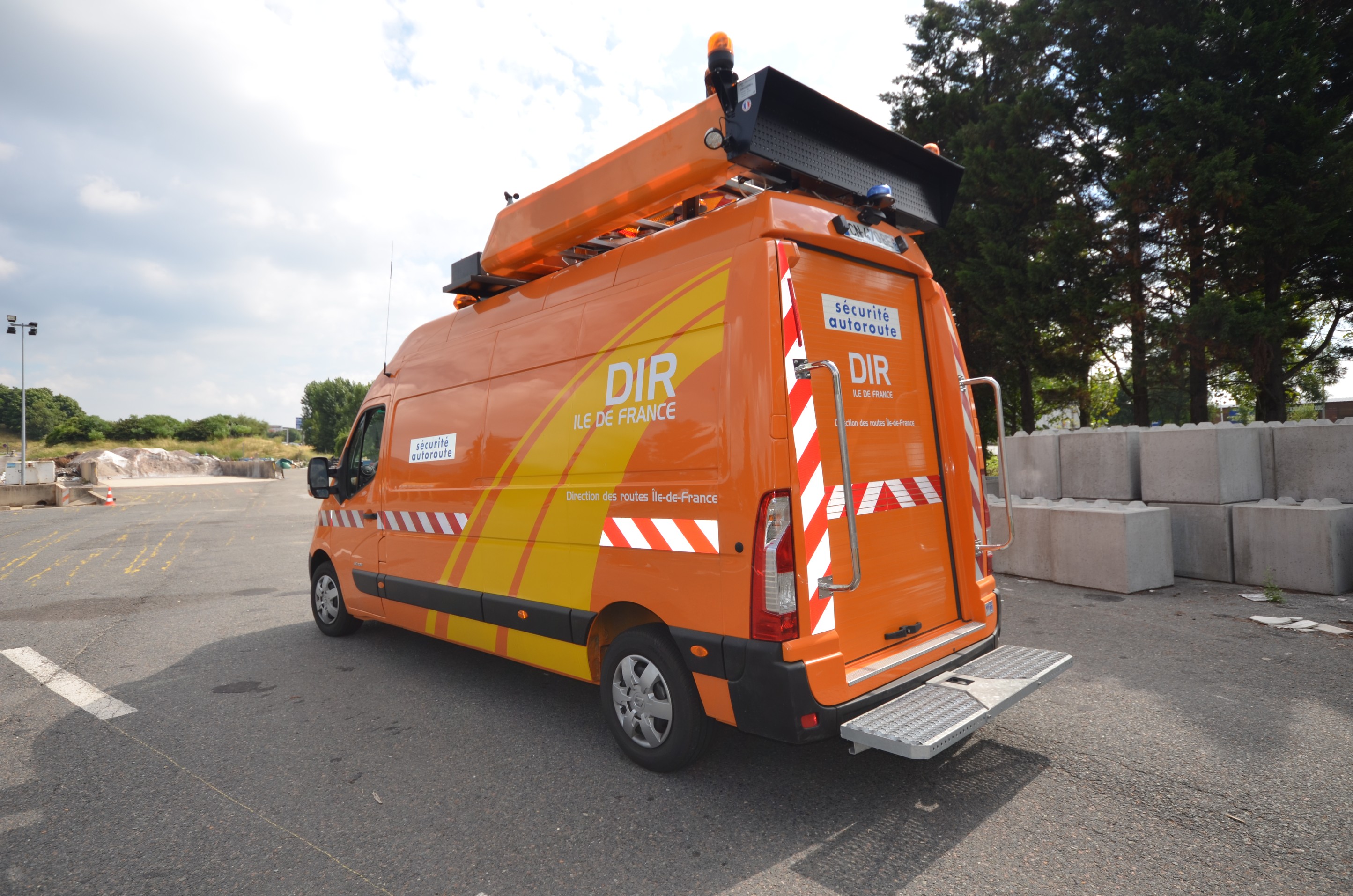 Les vehicules d'autoroute de la DDE et de la DIR - Page 206 - Auto titre