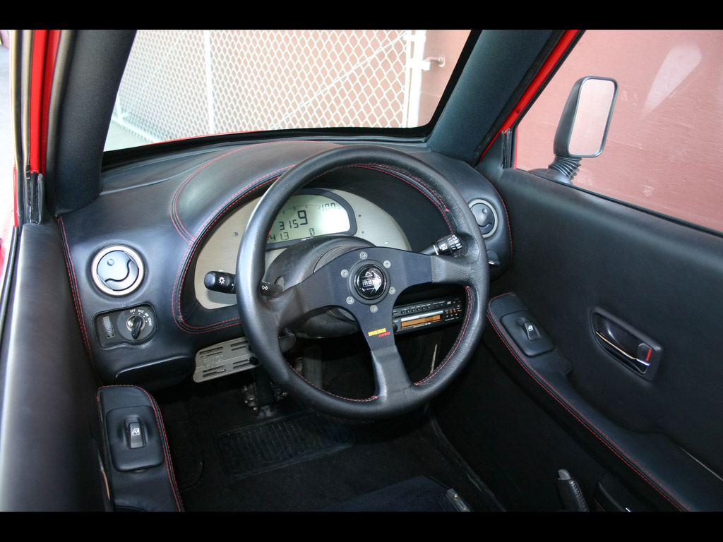 Plus petit qu'une smart! la Commuter Cars Tango Gard - Auto titre