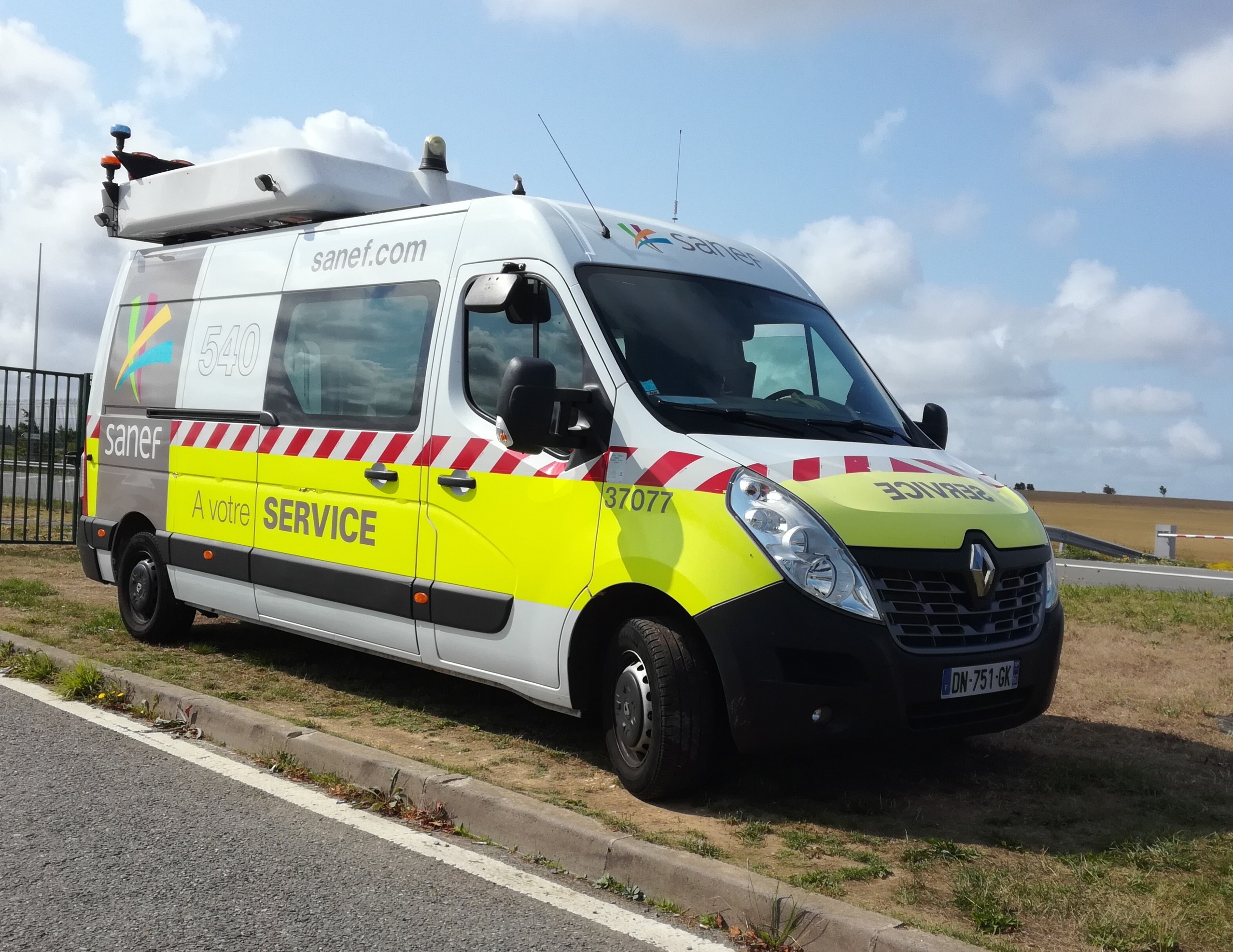 Les vehicules d'autoroute de la DDE et de la DIR - Page 287 - Auto titre