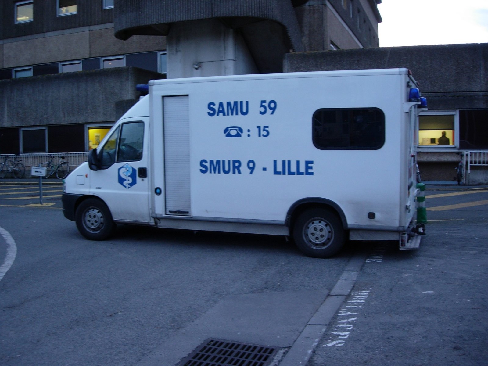 Véhicules SAMU et SMUR [réanimé] - Page 101 - Auto titre