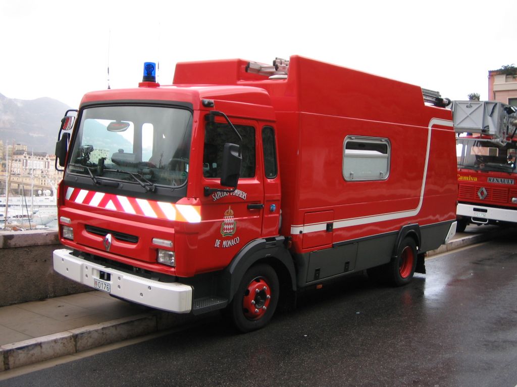 Véhicules de pompiers du monde entier. - Page 14 - Auto titre