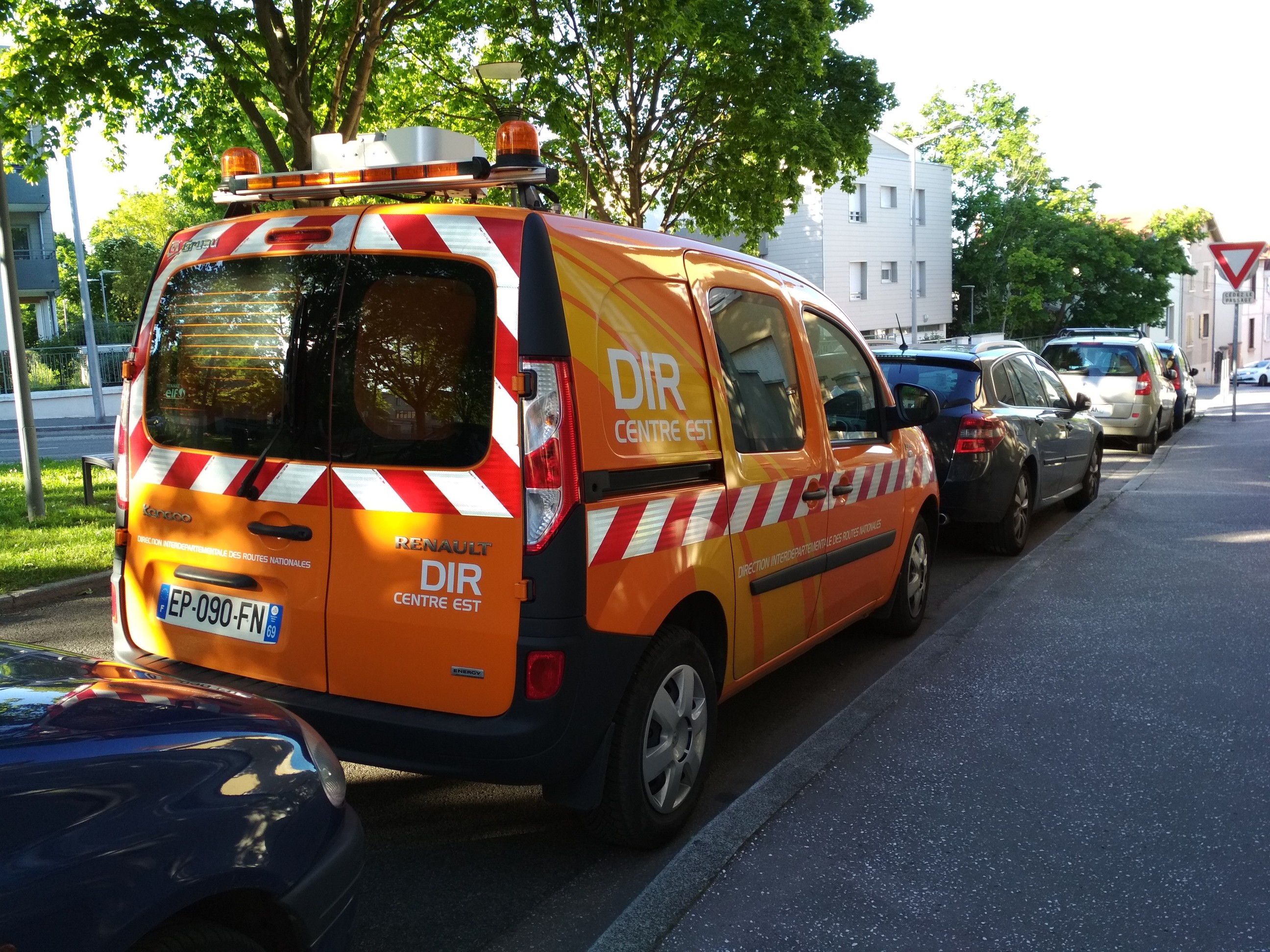 Les vehicules d'autoroute de la DDE et de la DIR - Page 295 - Auto titre