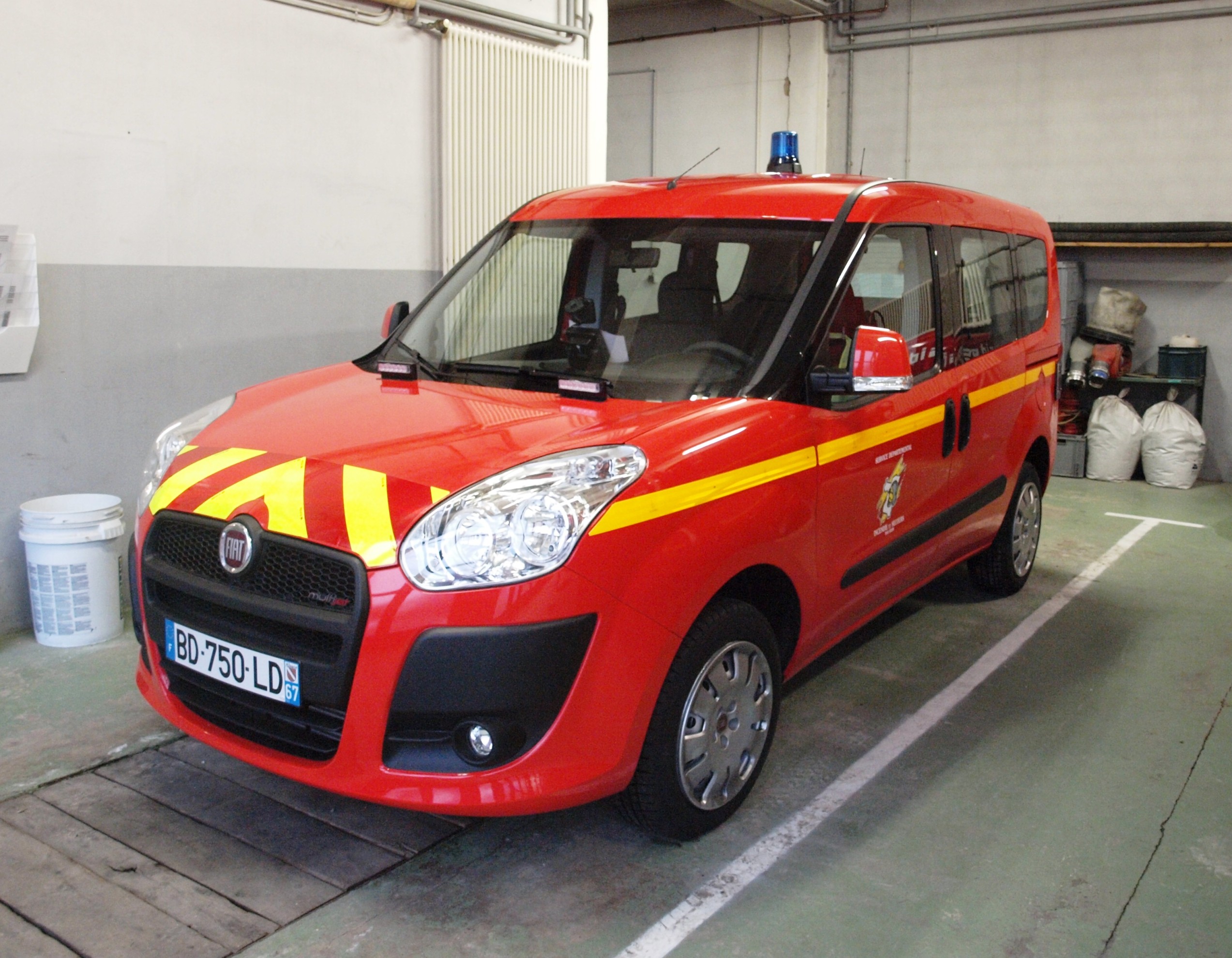 Véhicules des pompiers français - Page 663 - Auto titre