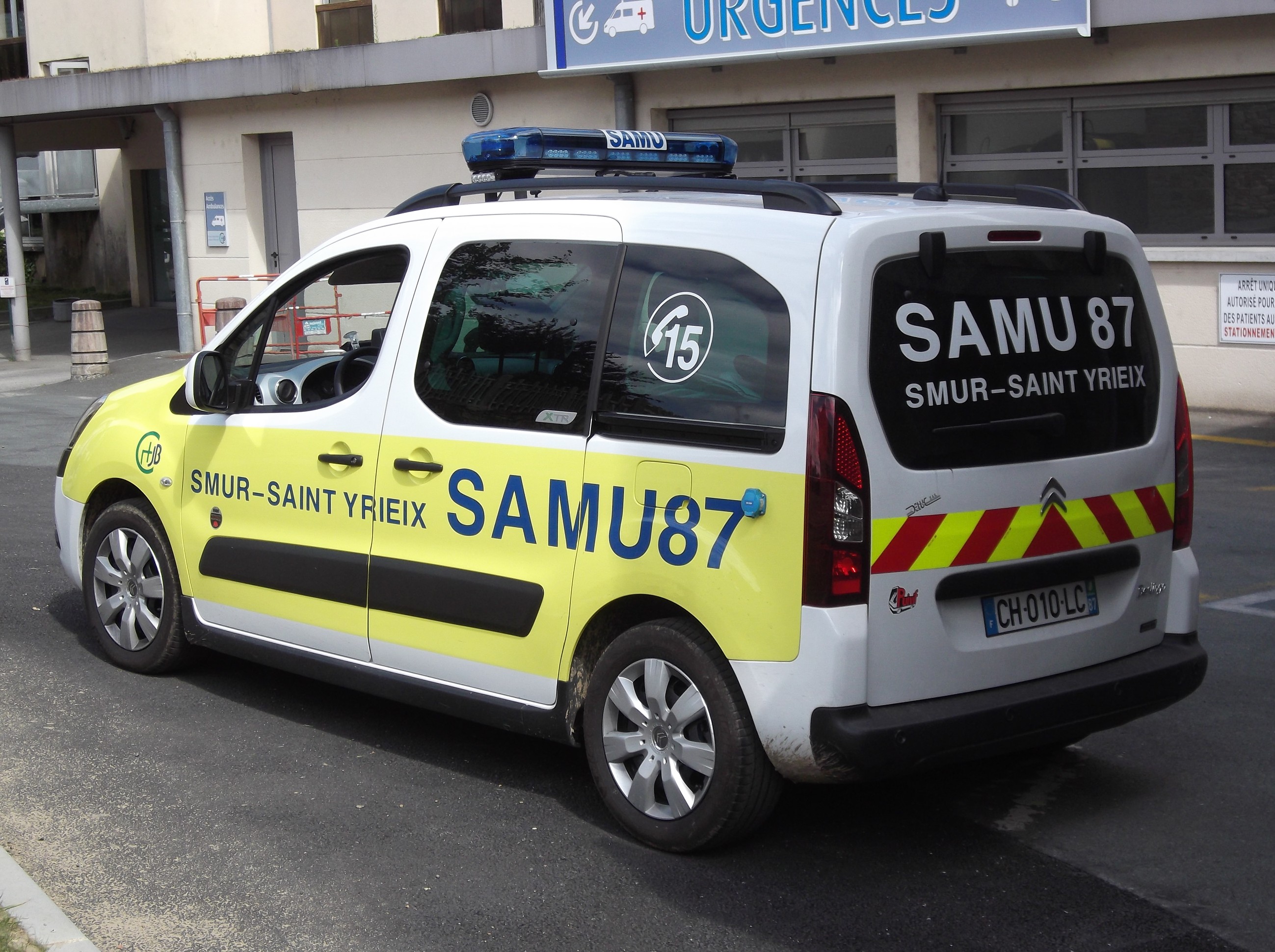 Véhicules SAMU et SMUR [réanimé] - Page 761 - Auto titre