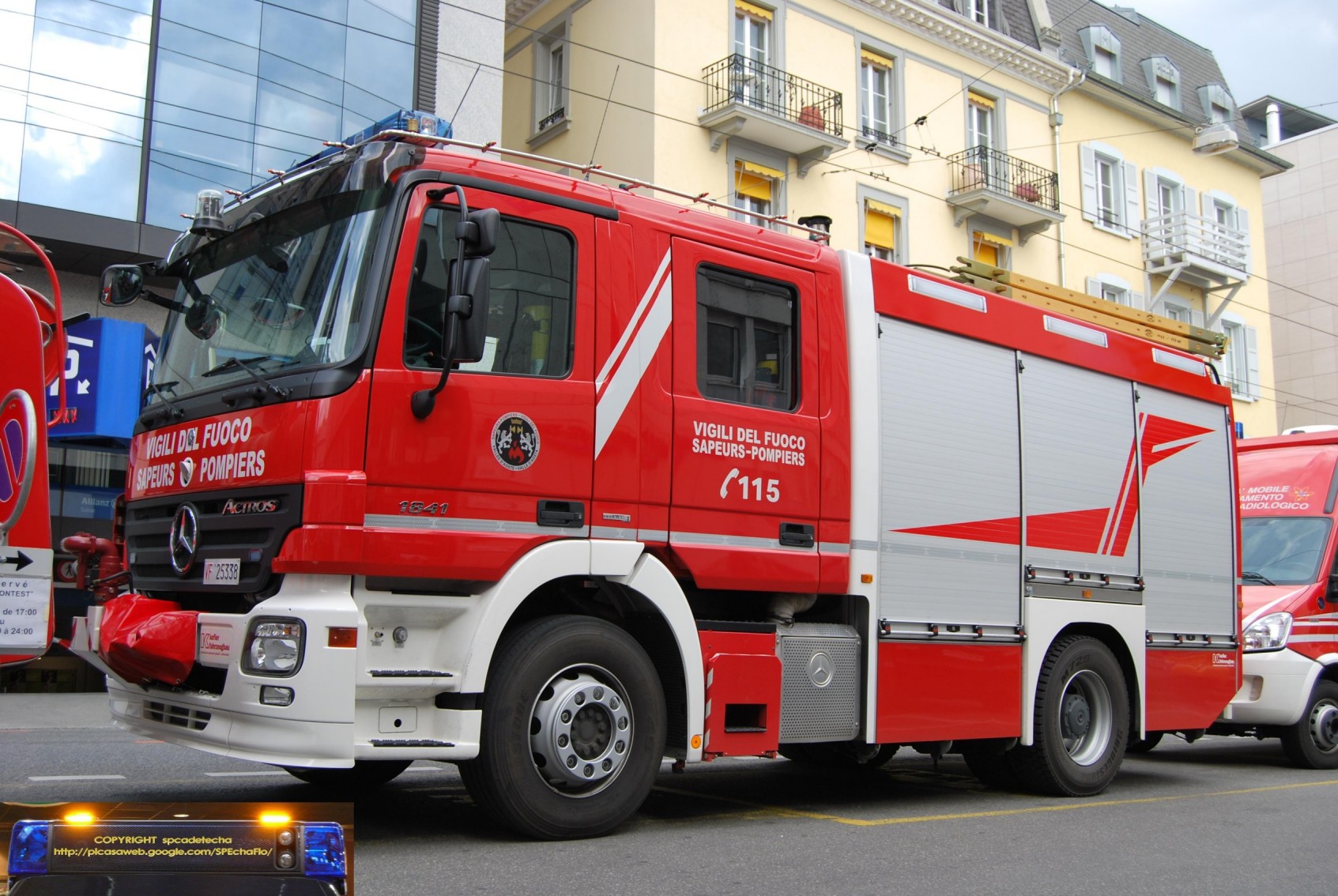 Véhicules de pompiers du monde entier. - Page 136 - Auto titre