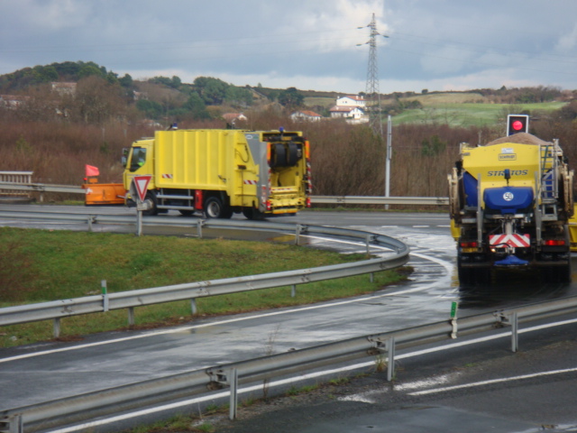 Les vehicules d'autoroute de la DDE et de la DIR - Page 122 - Auto titre