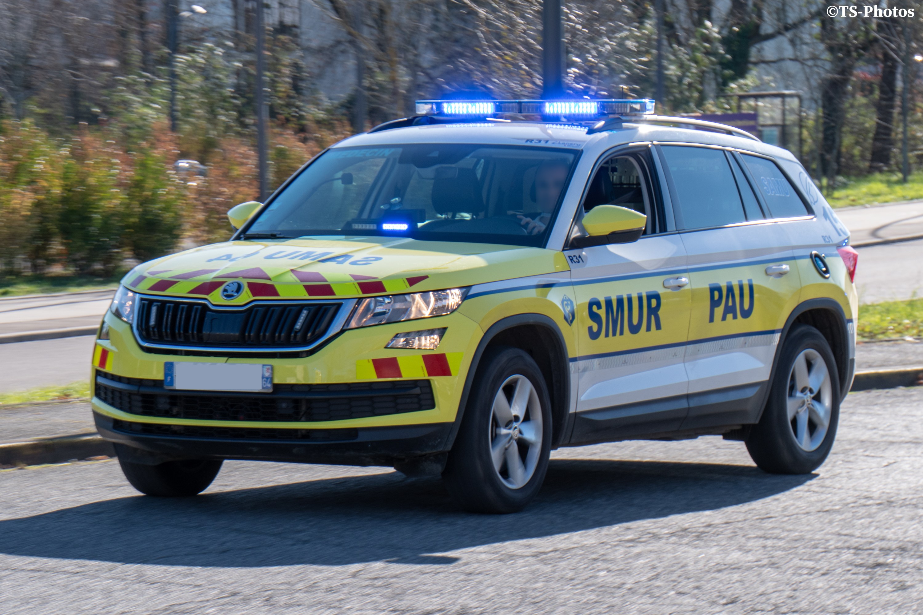 Véhicules SAMU et SMUR [réanimé] - Page 948 - Auto titre