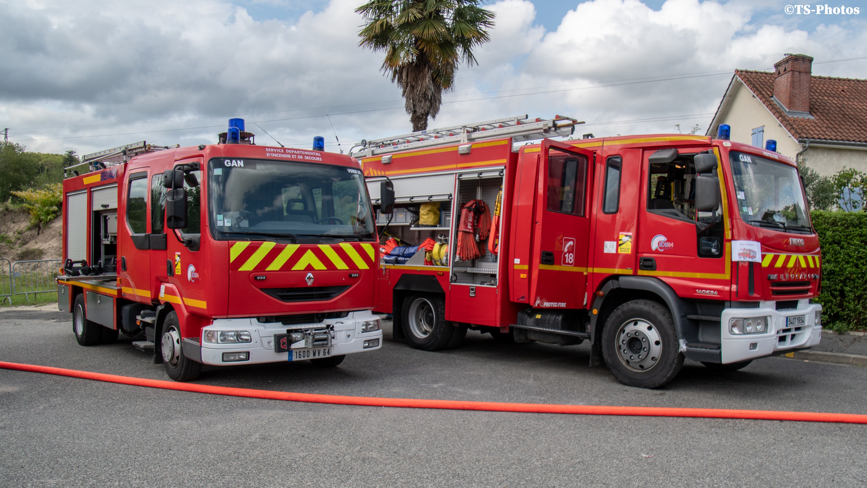 Véhicules des pompiers français - Page 2432 - Auto titre