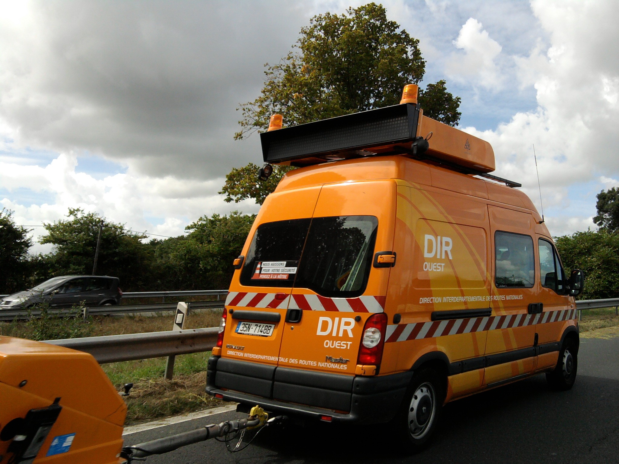 Les vehicules d'autoroute de la DDE et de la DIR - Page 142 - Auto titre