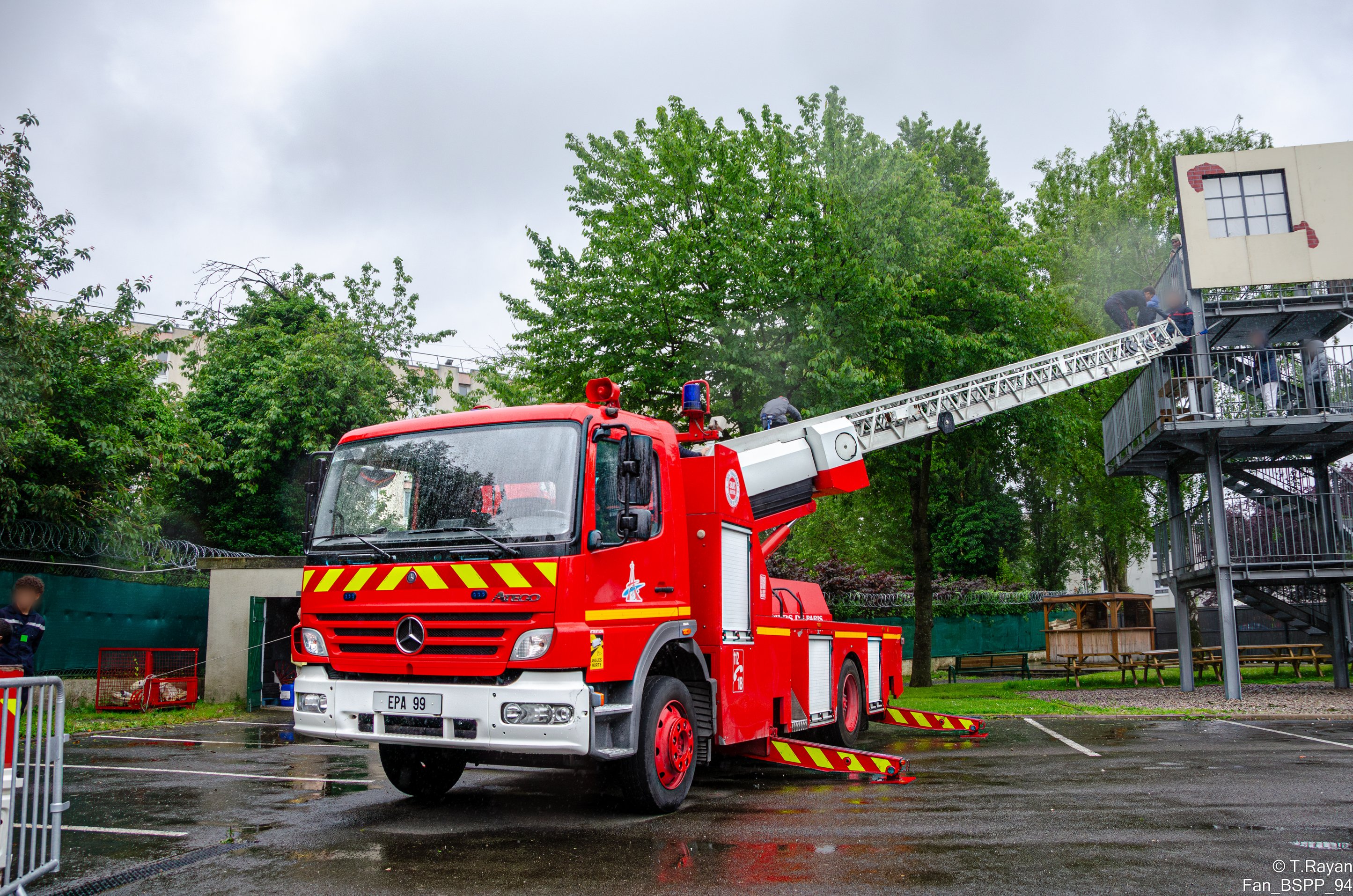 Véhicules des pompiers français - Page 2486 - Auto titre