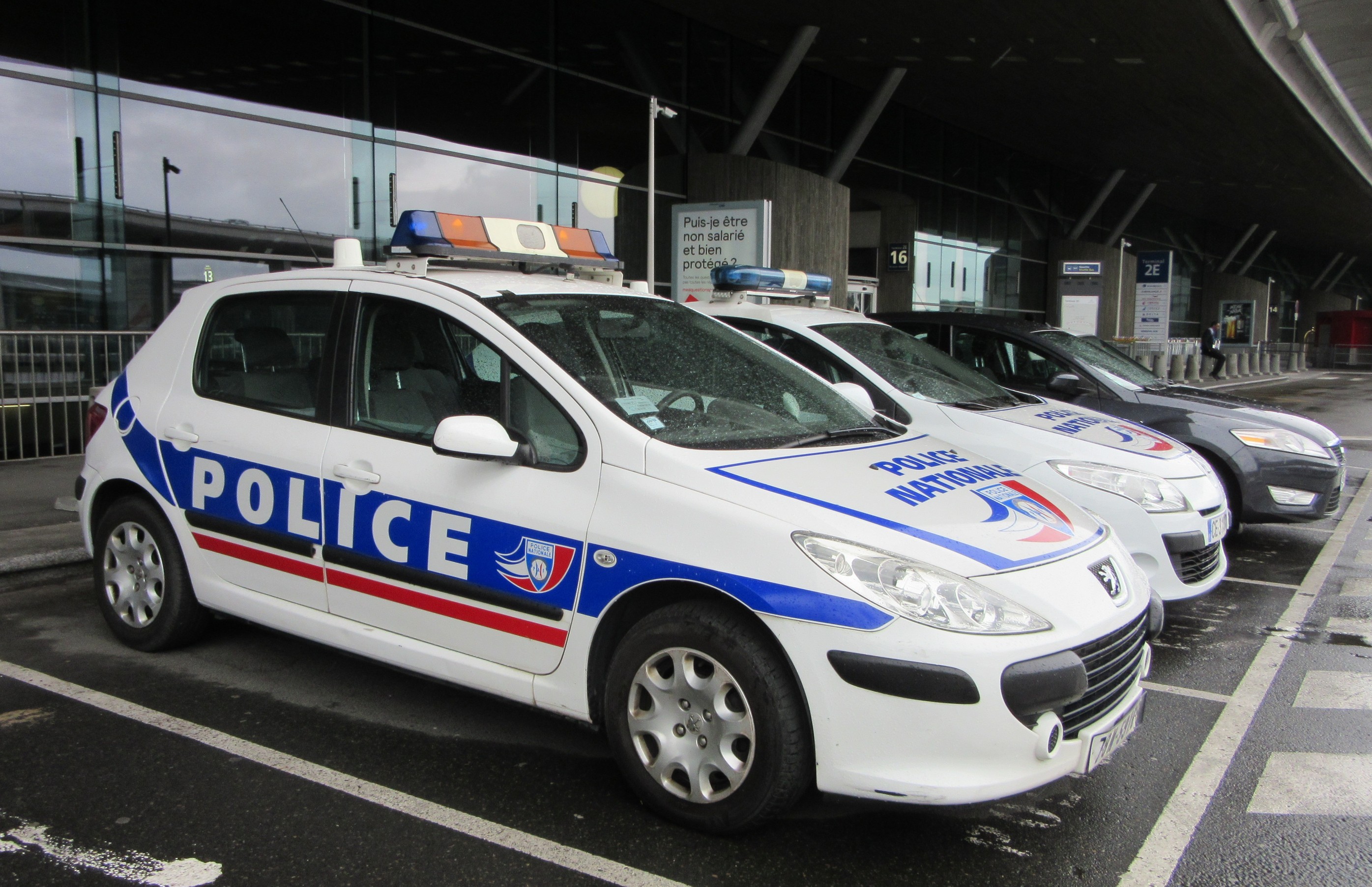 Photos de voitures de Police - Page 2671 - Auto titre