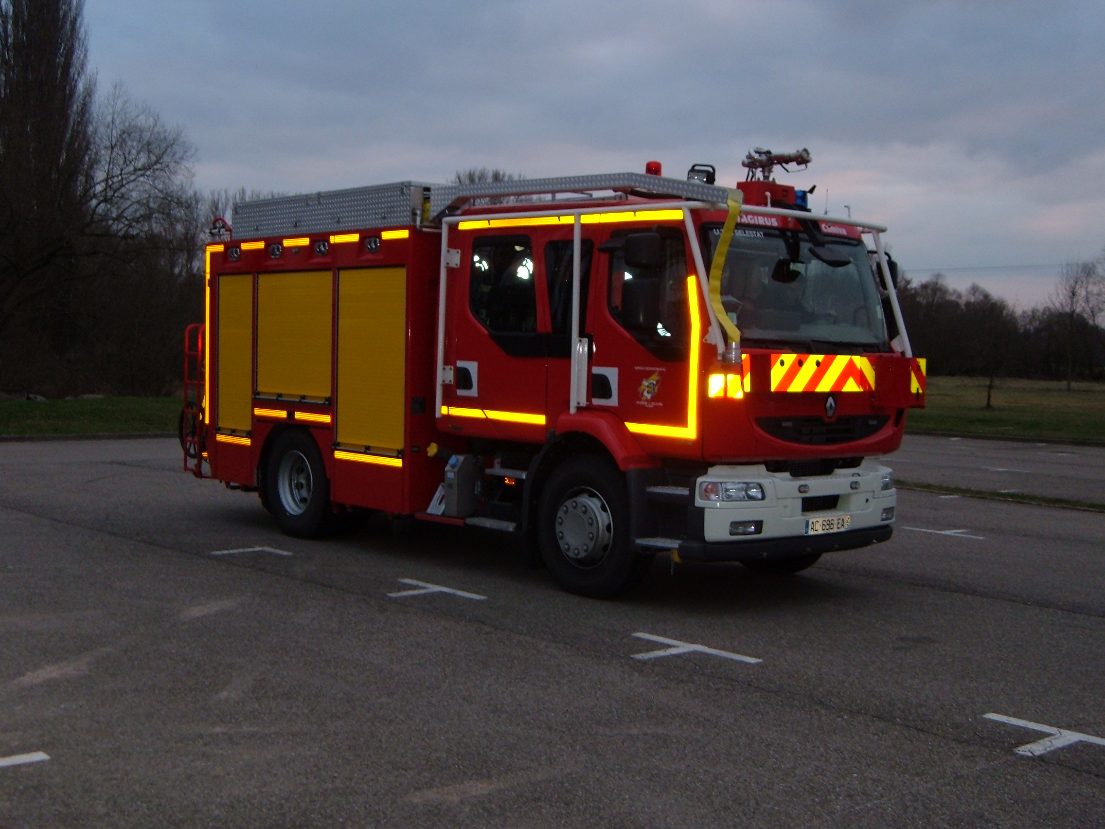 Véhicules des pompiers français - Page 351 - Auto titre