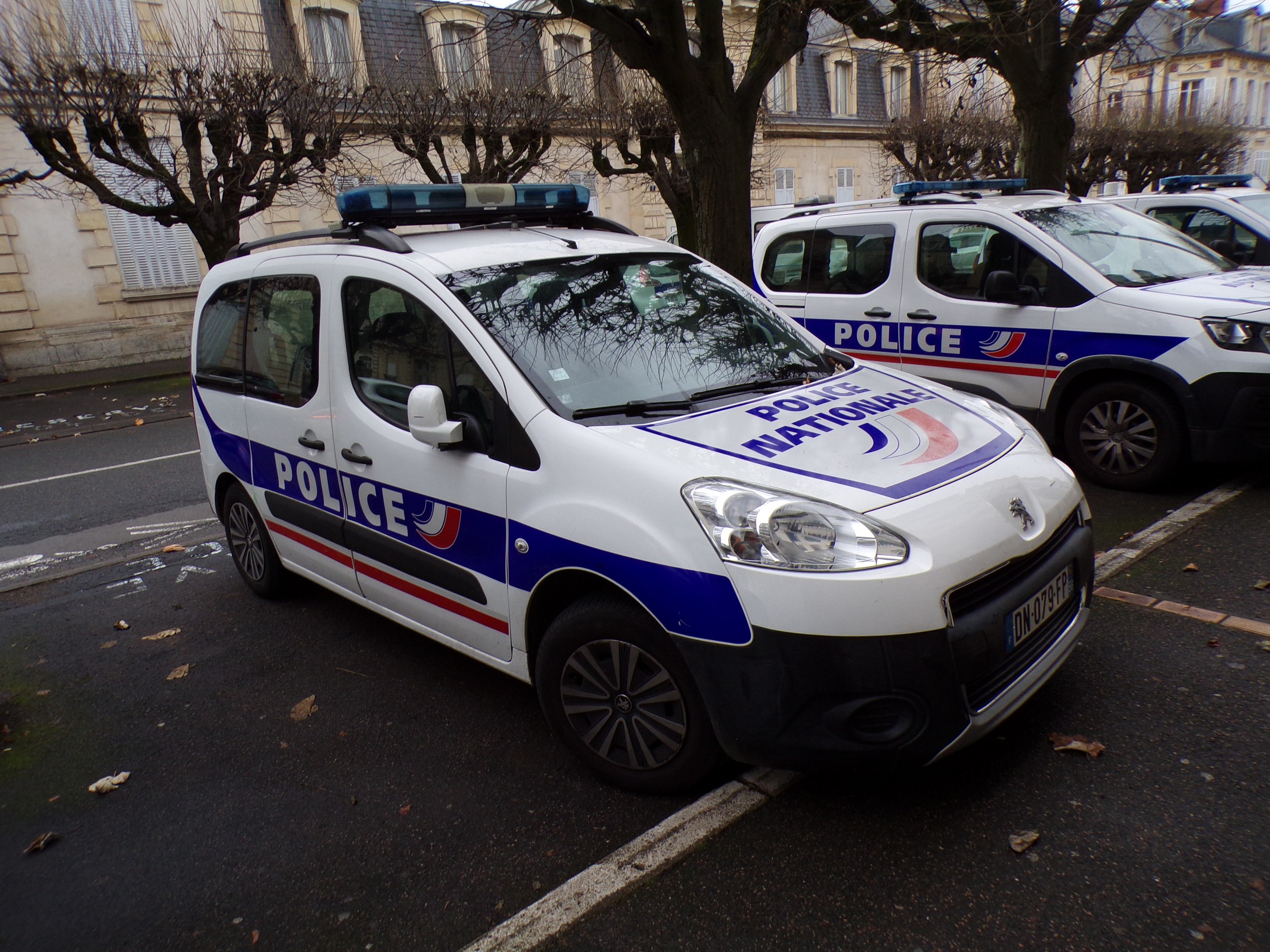 Photos de voitures de Police - Page 3055 - Auto titre