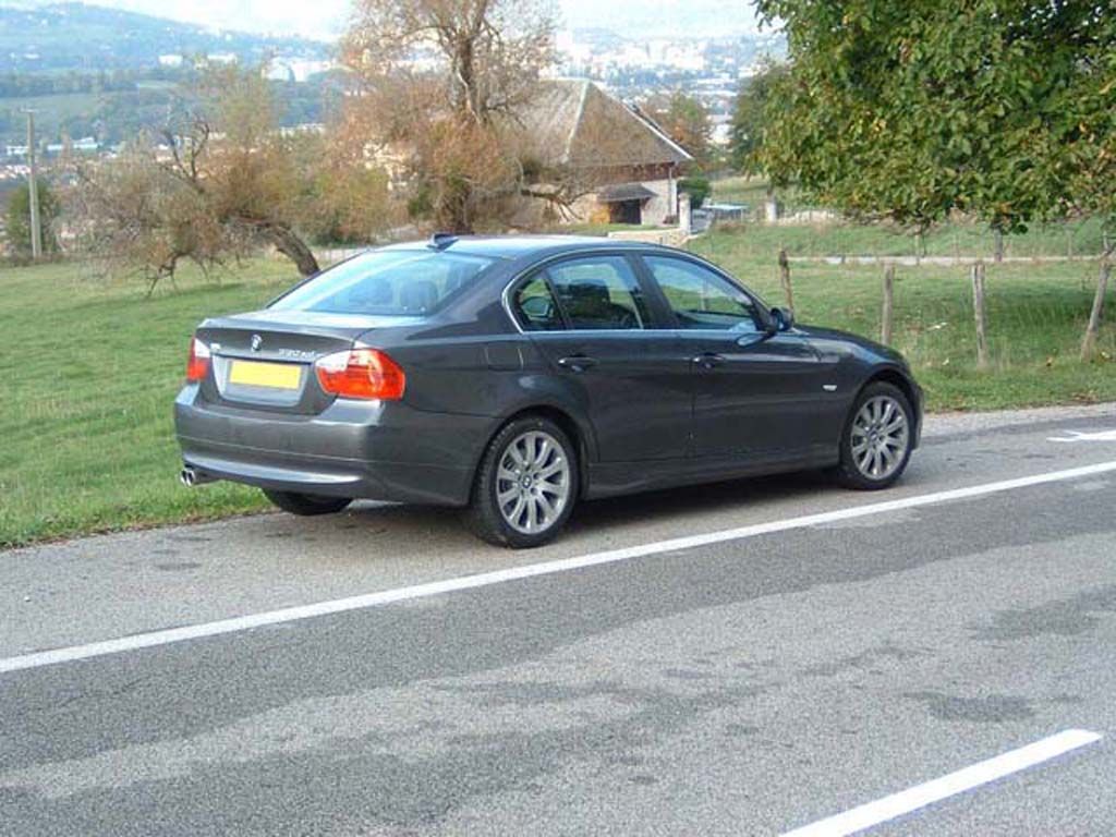 [STR] Essai BMW e90 330xd 231ch - Auto titre