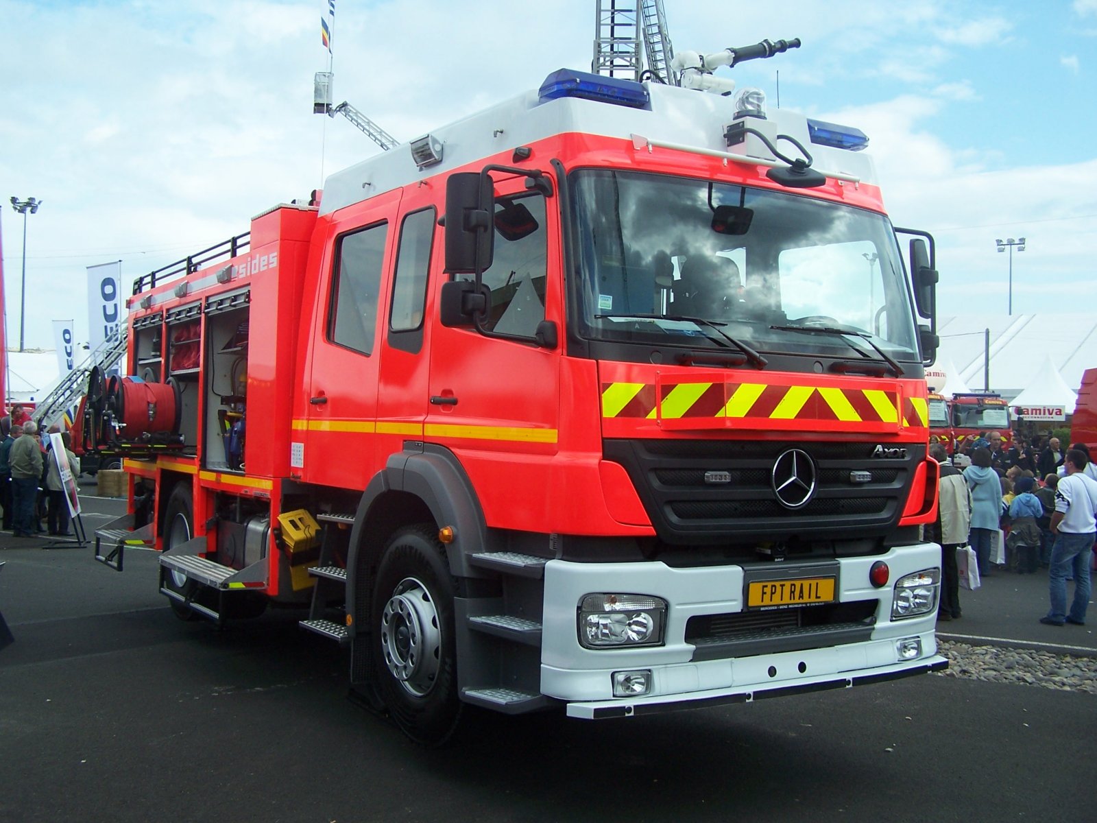 Véhicules de pompiers du monde entier. - Page 73 - Auto titre