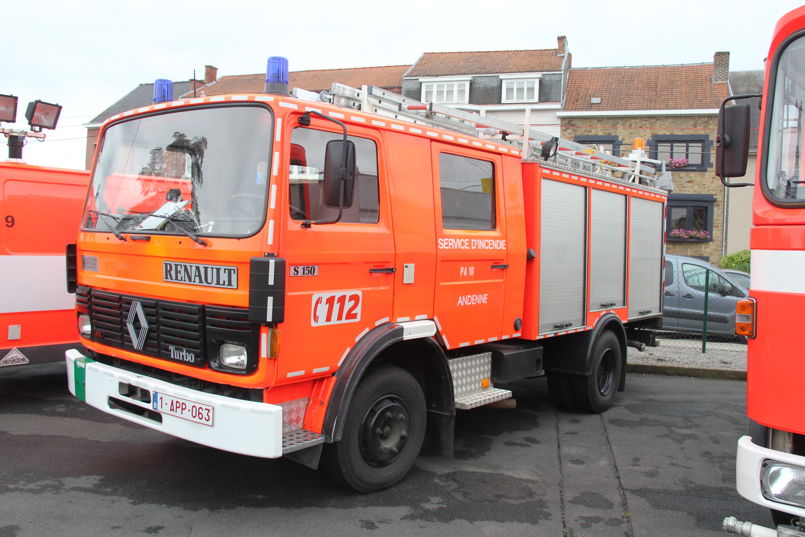 Véhicules de pompiers du monde entier. - Page 183 - Auto titre