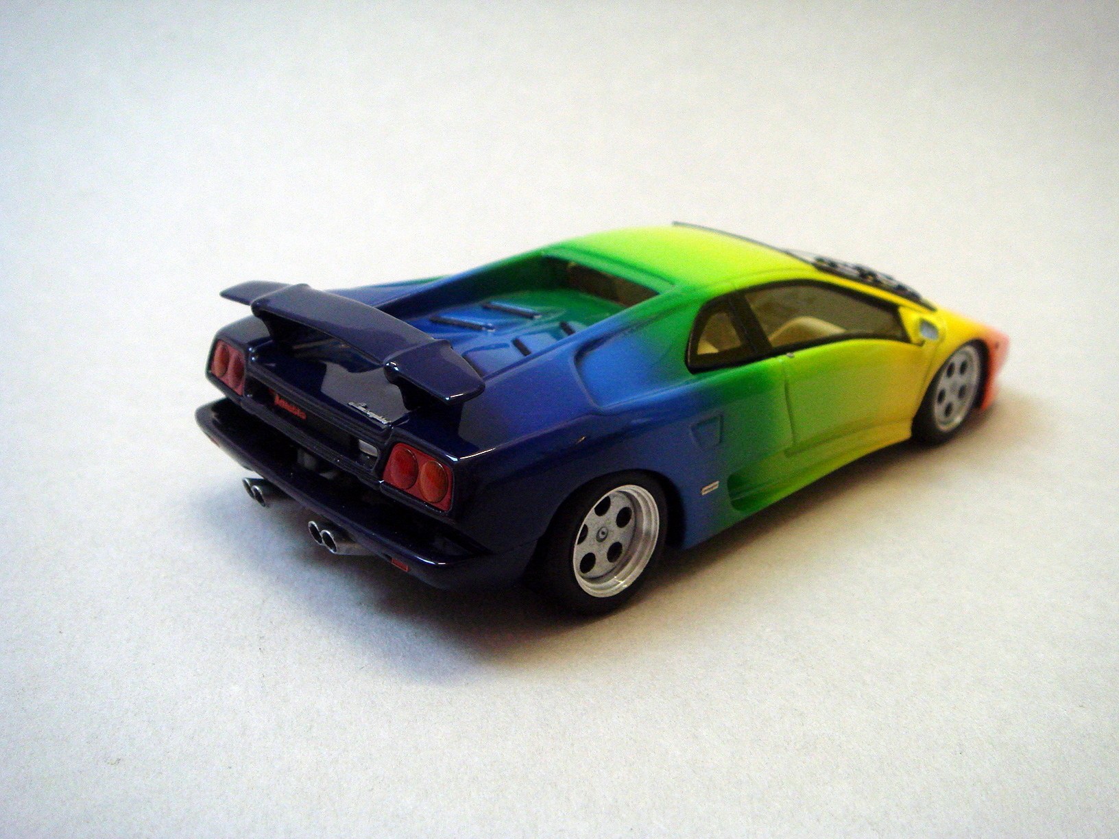 Post dédié exclusivement aux miniatures à l'échelle 1:43 - Page 345 ...