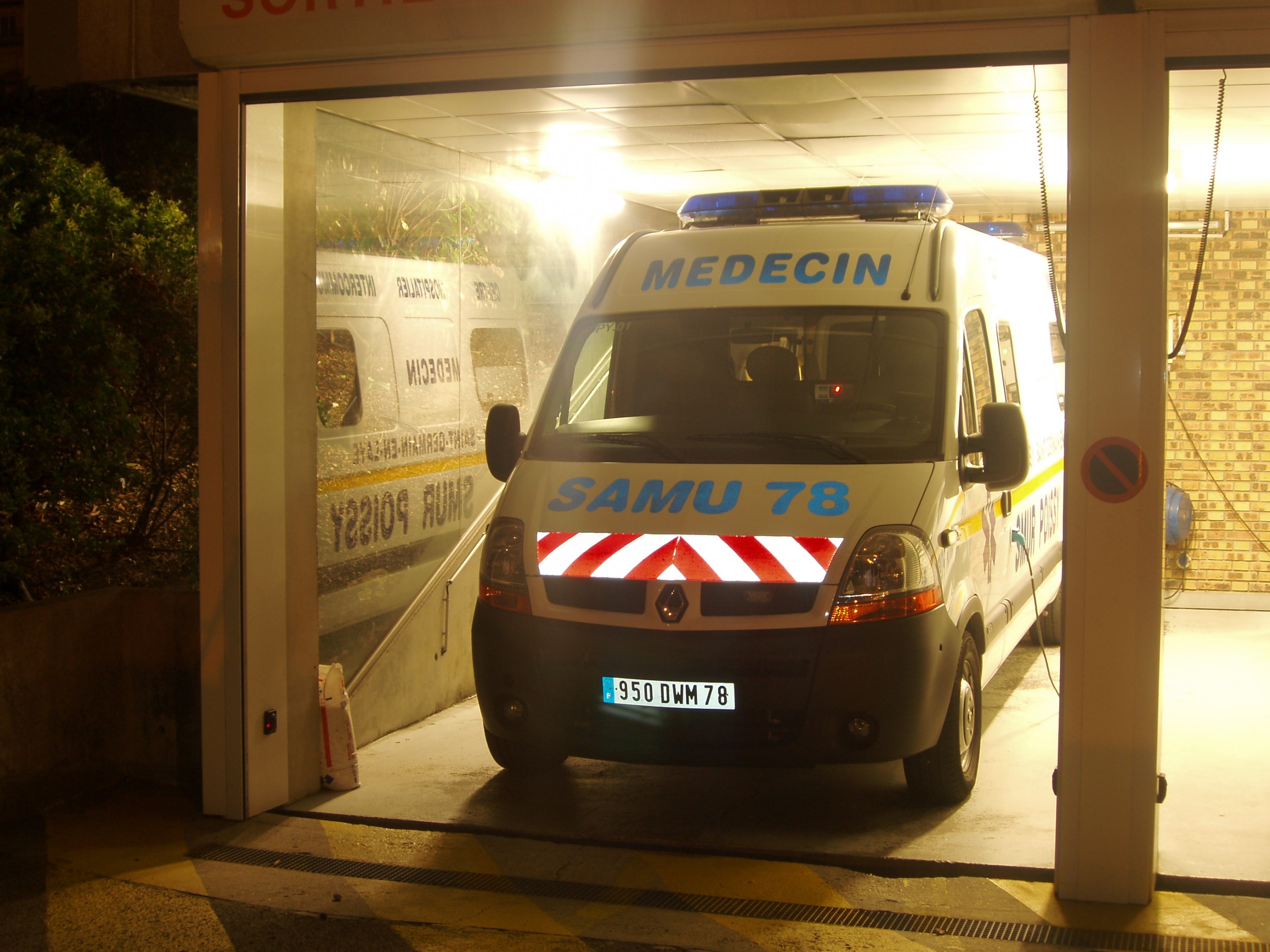 Véhicules SAMU et SMUR [réanimé] - Page 372 - Auto titre