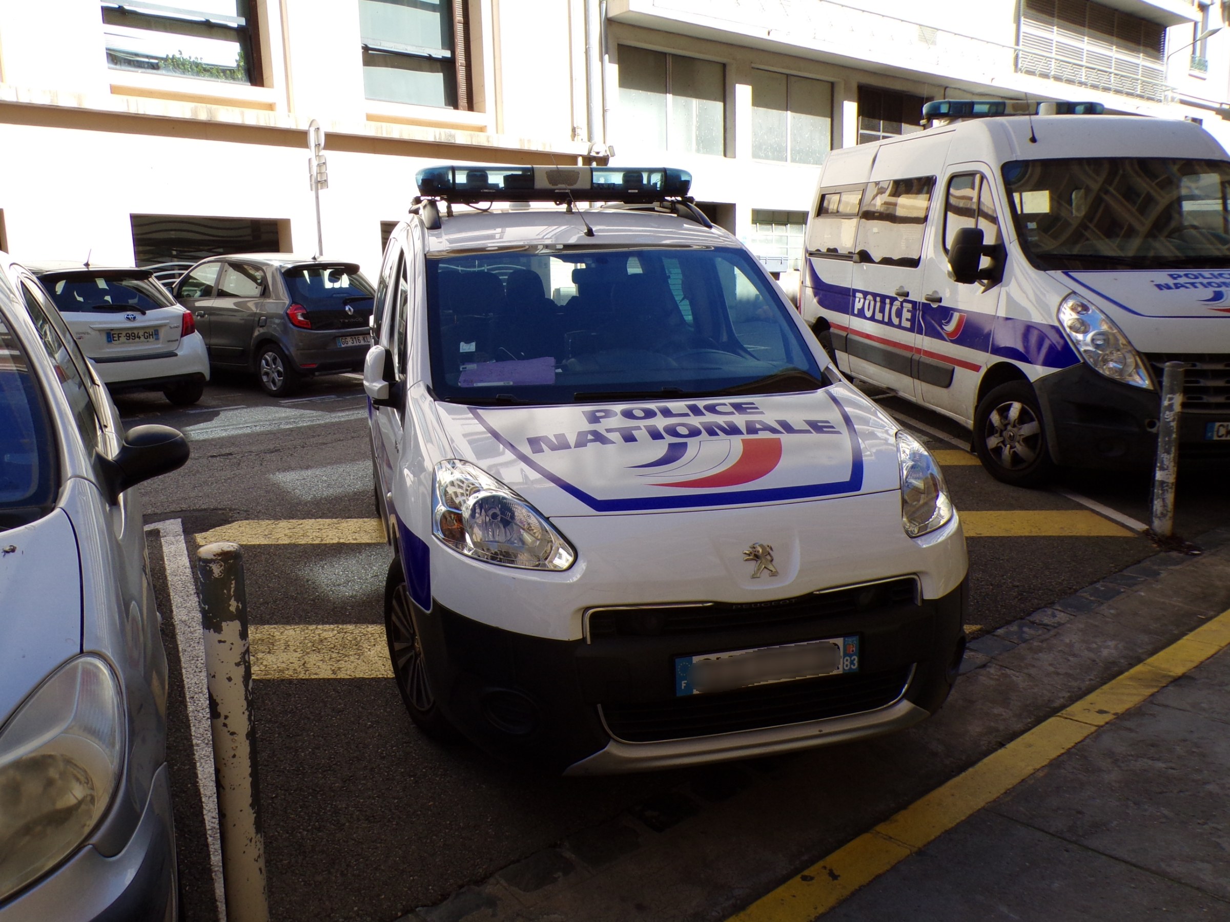 Photos de voitures de Police - Page 3066 - Auto titre