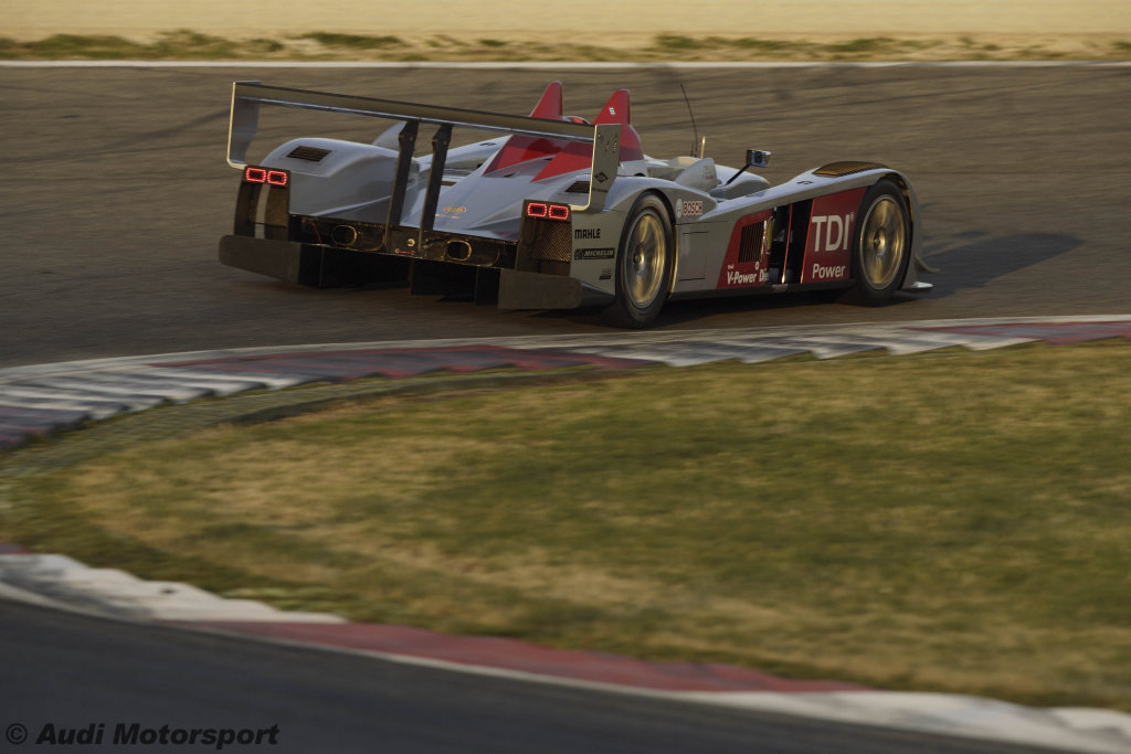 [Endurance] Audi R10 V12 TDI - Page 3 - Auto titre