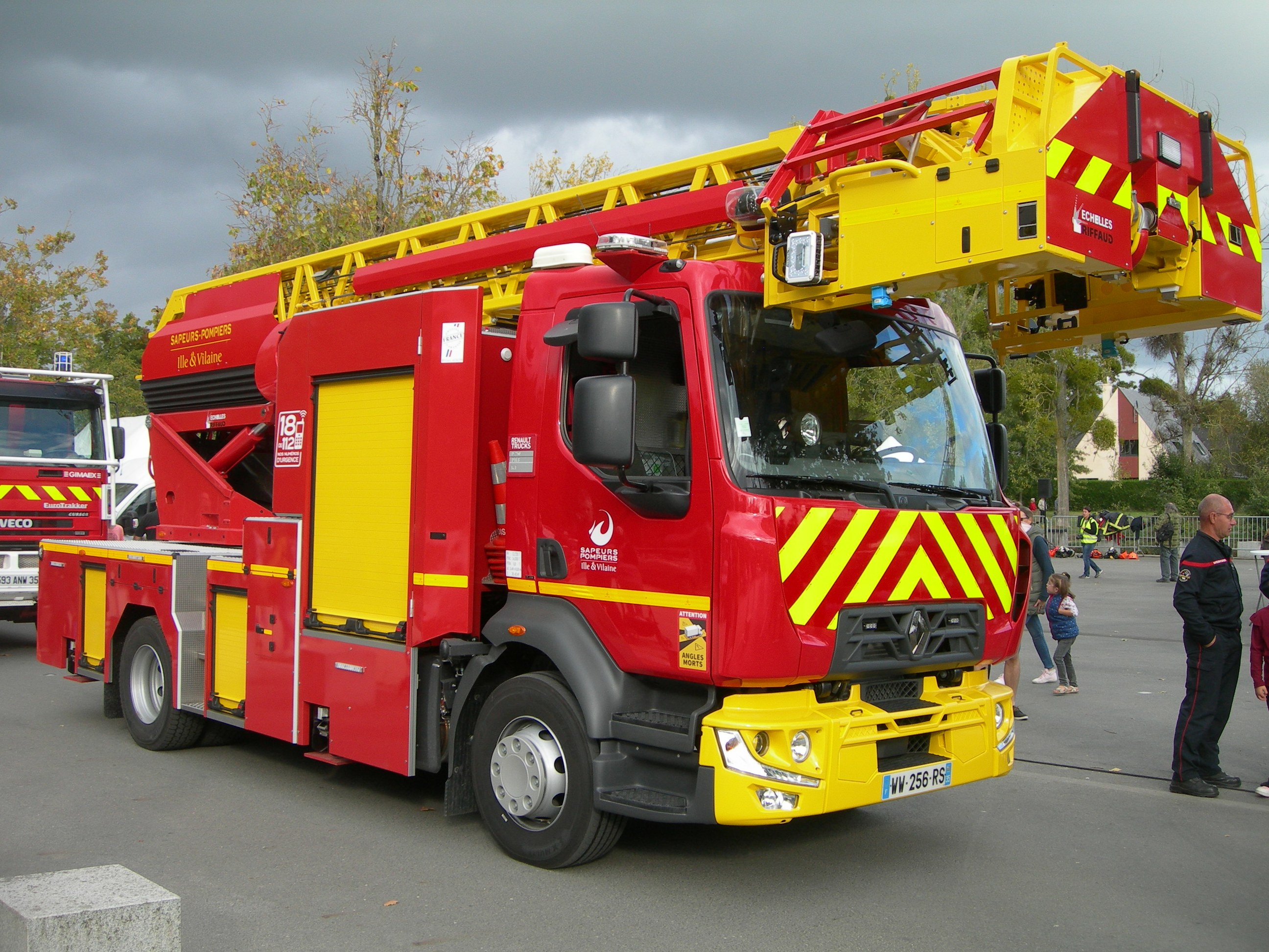 Véhicules des pompiers français - Page 2467 - Auto titre