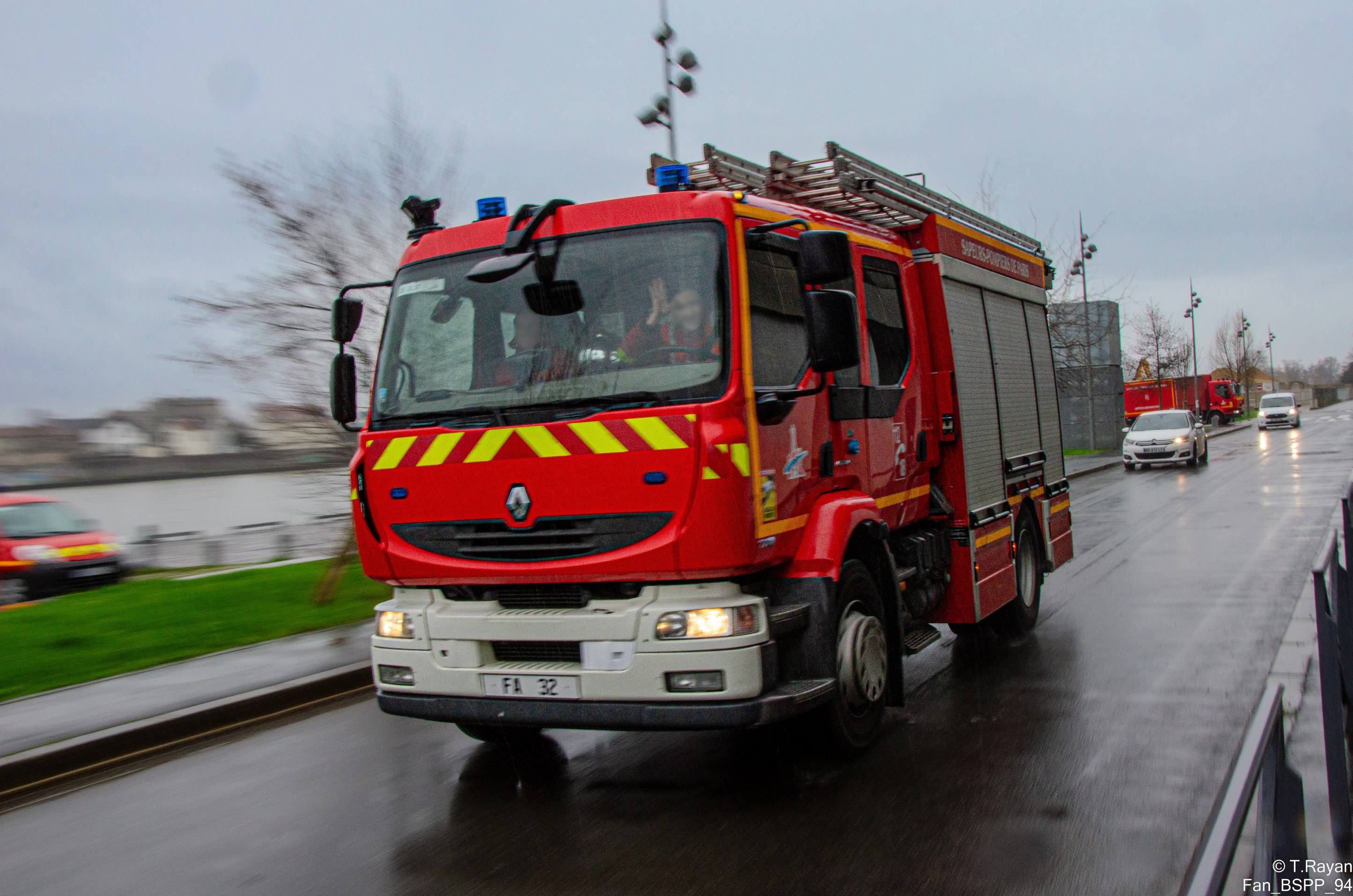Véhicules des pompiers français - Page 2476 - Auto titre