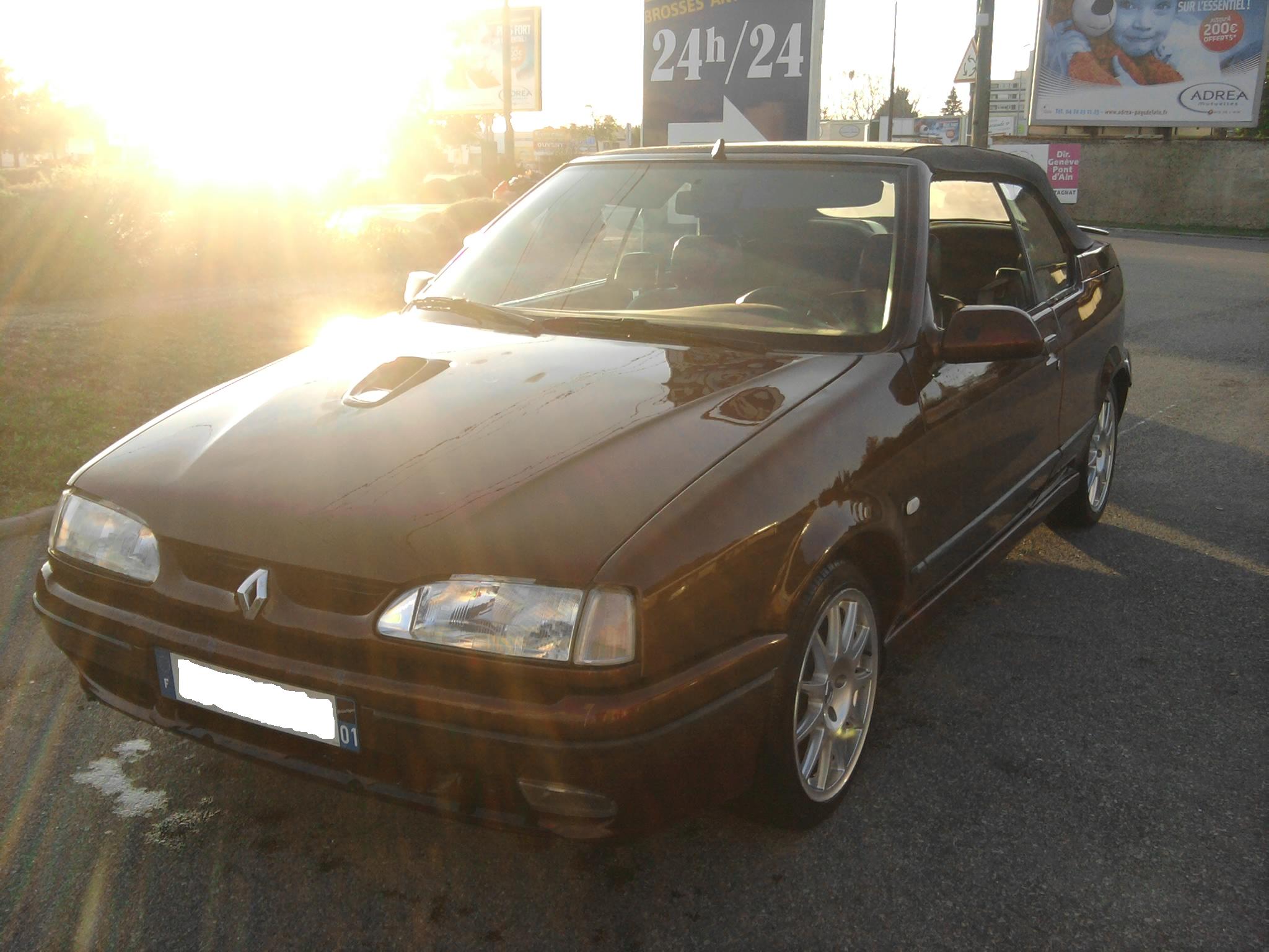 Renault 19 16S cabriolet - Auto titre