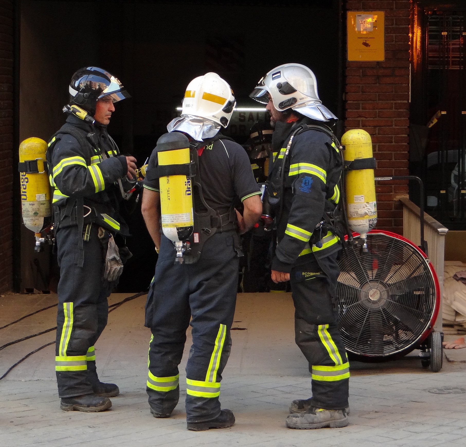 Véhicules de pompiers du monde entier. - Page 242 - Auto titre