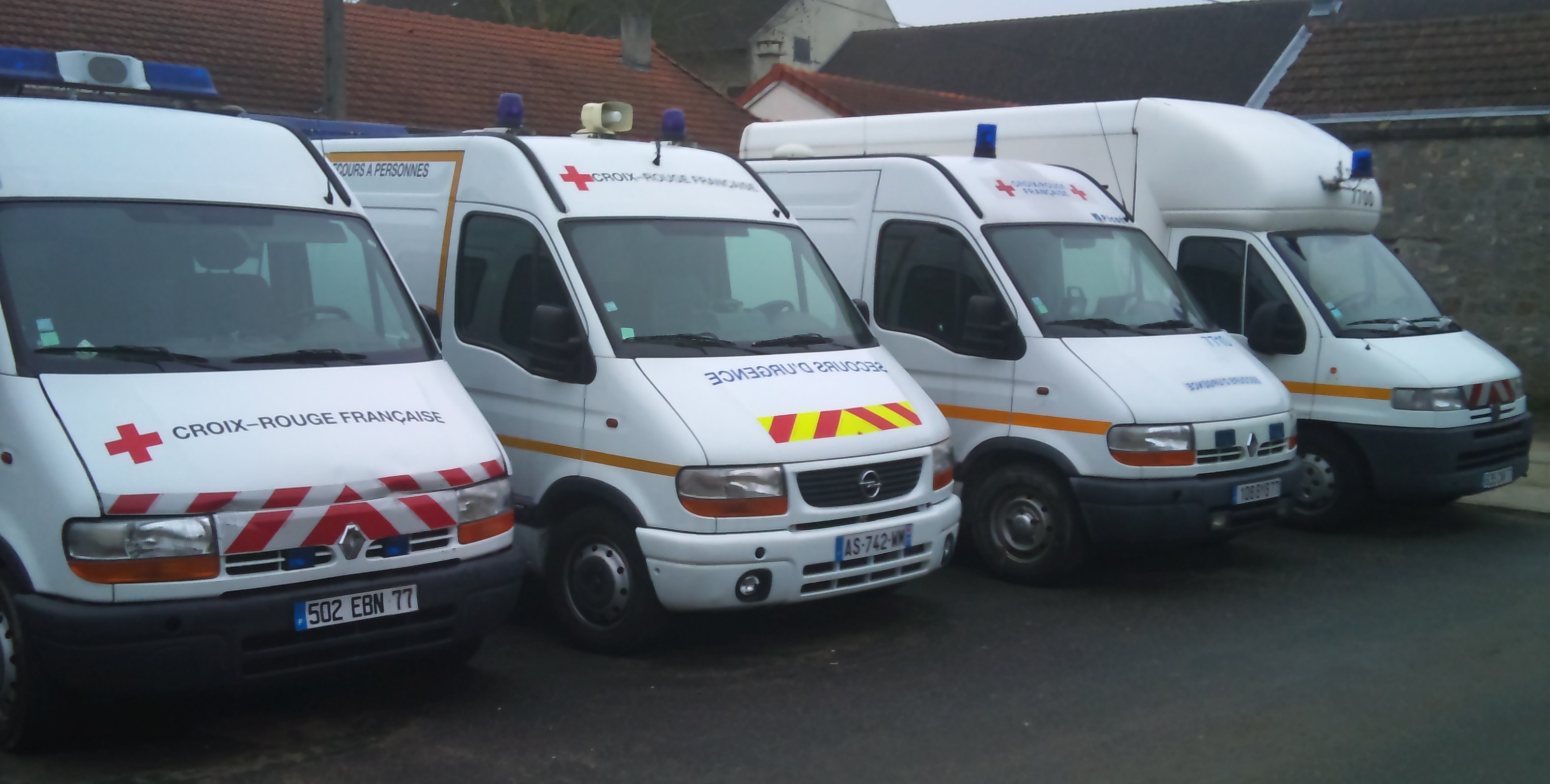 Croix Rouge Française - Page 142 - Auto titre