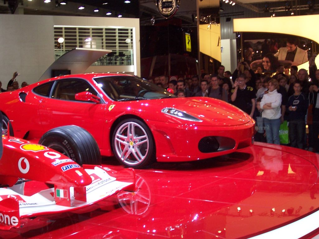 photos stand ferrari - Auto titre