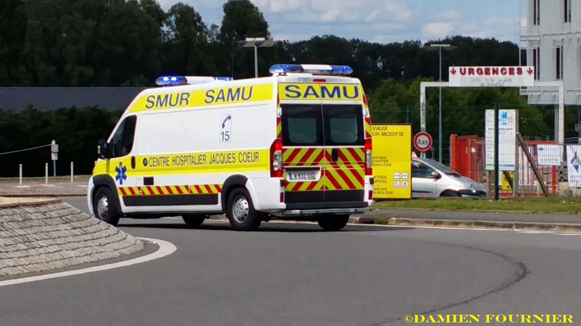 Véhicules SAMU et SMUR [réanimé] - Page 764 - Auto titre